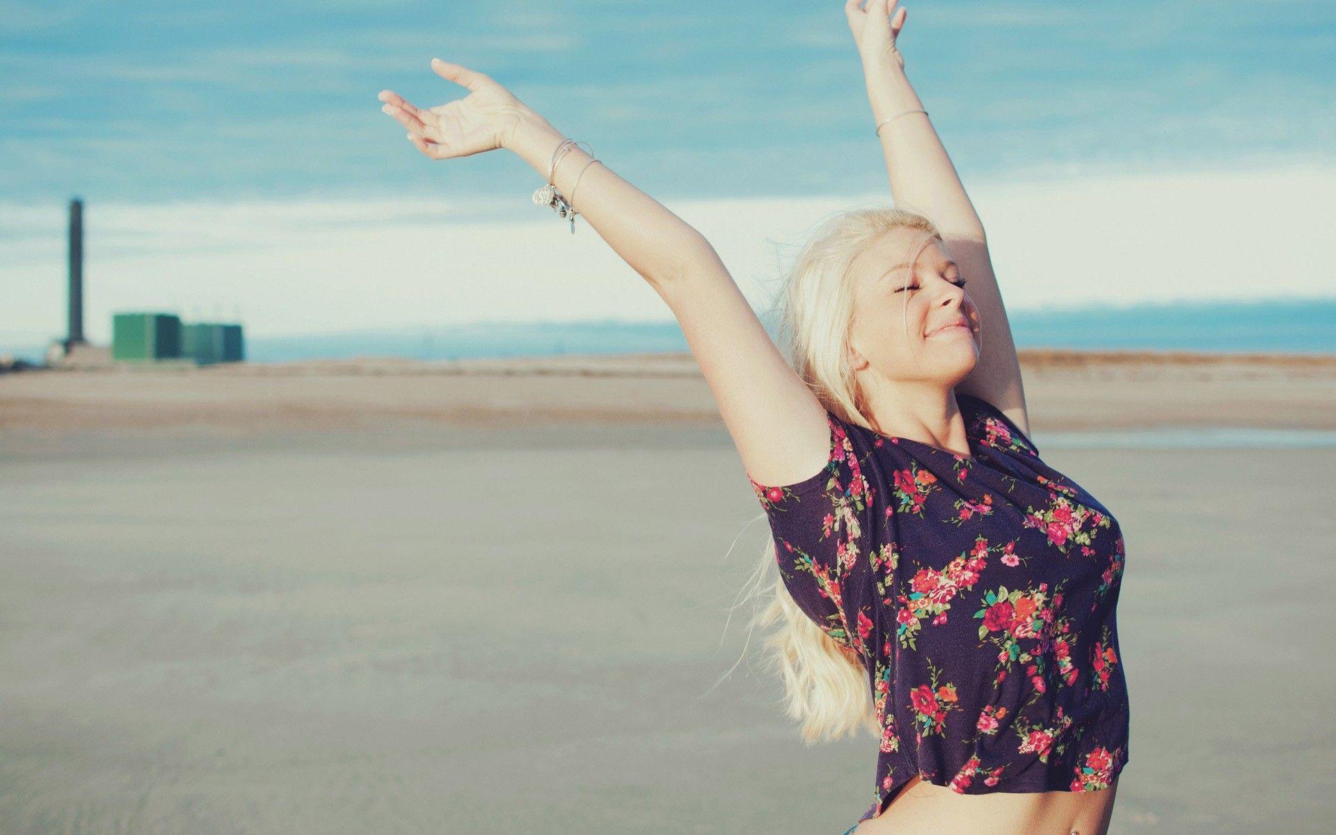 Happy Beach Wallpapers - Top Free Happy Beach Backgrounds - WallpaperAccess