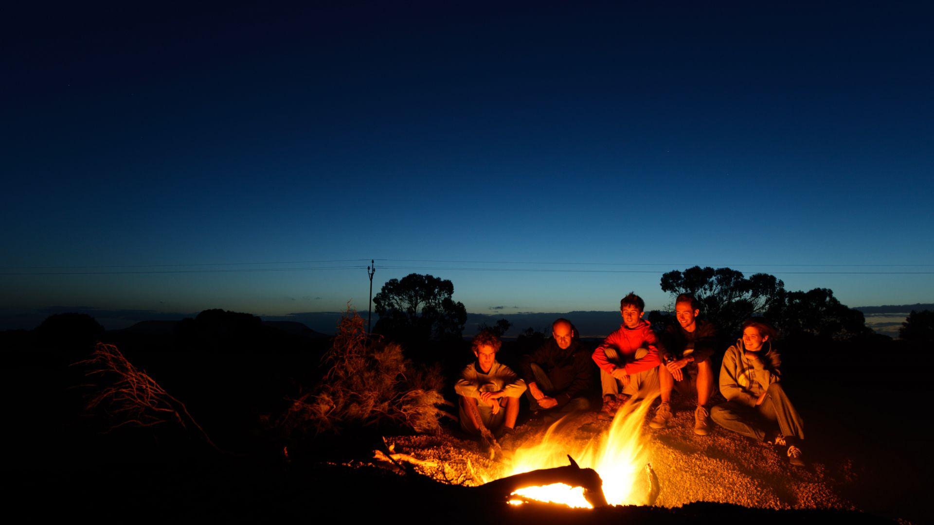 Campfire Aesthetic Wallpapers - Top Free Campfire Aesthetic Backgrounds ...