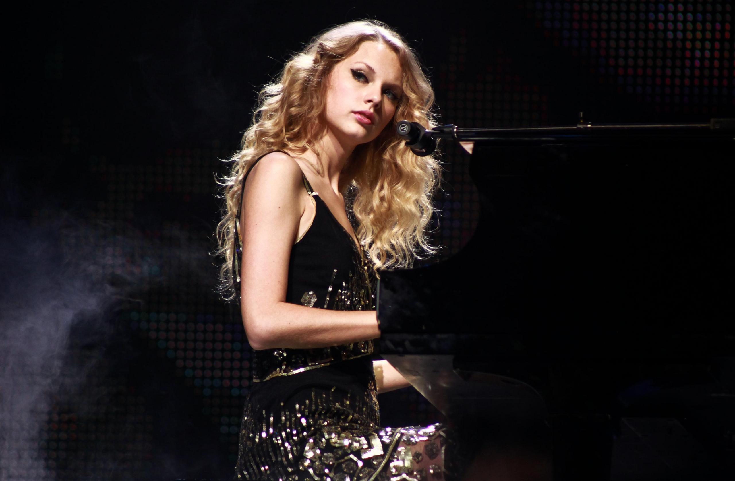 Taylor Swift Fearless Wallpapers - Top Free Taylor Swift Fearless ...