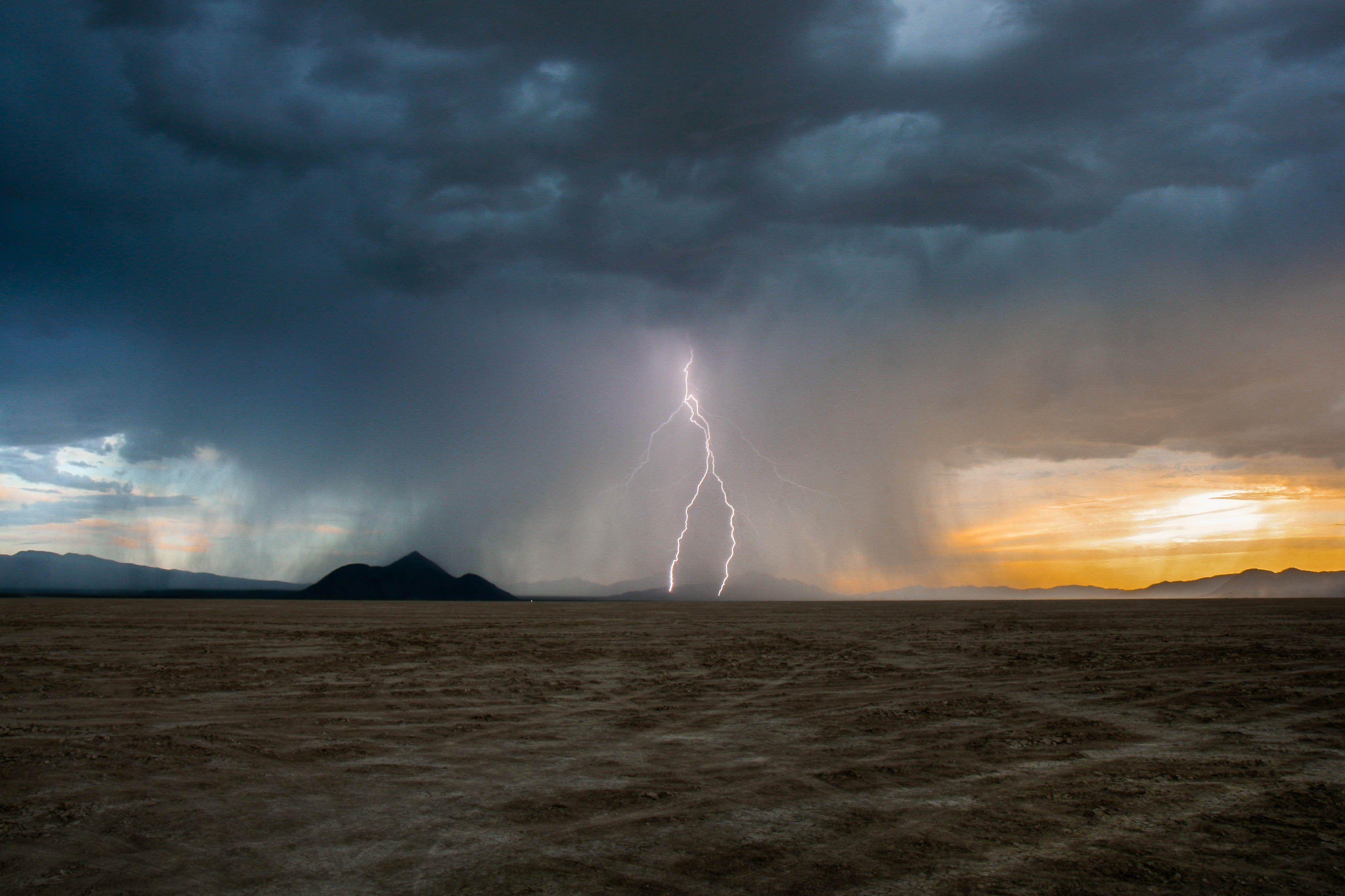 Desert Lightning Wallpapers - Top Free Desert Lightning Backgrounds - WallpaperAccess