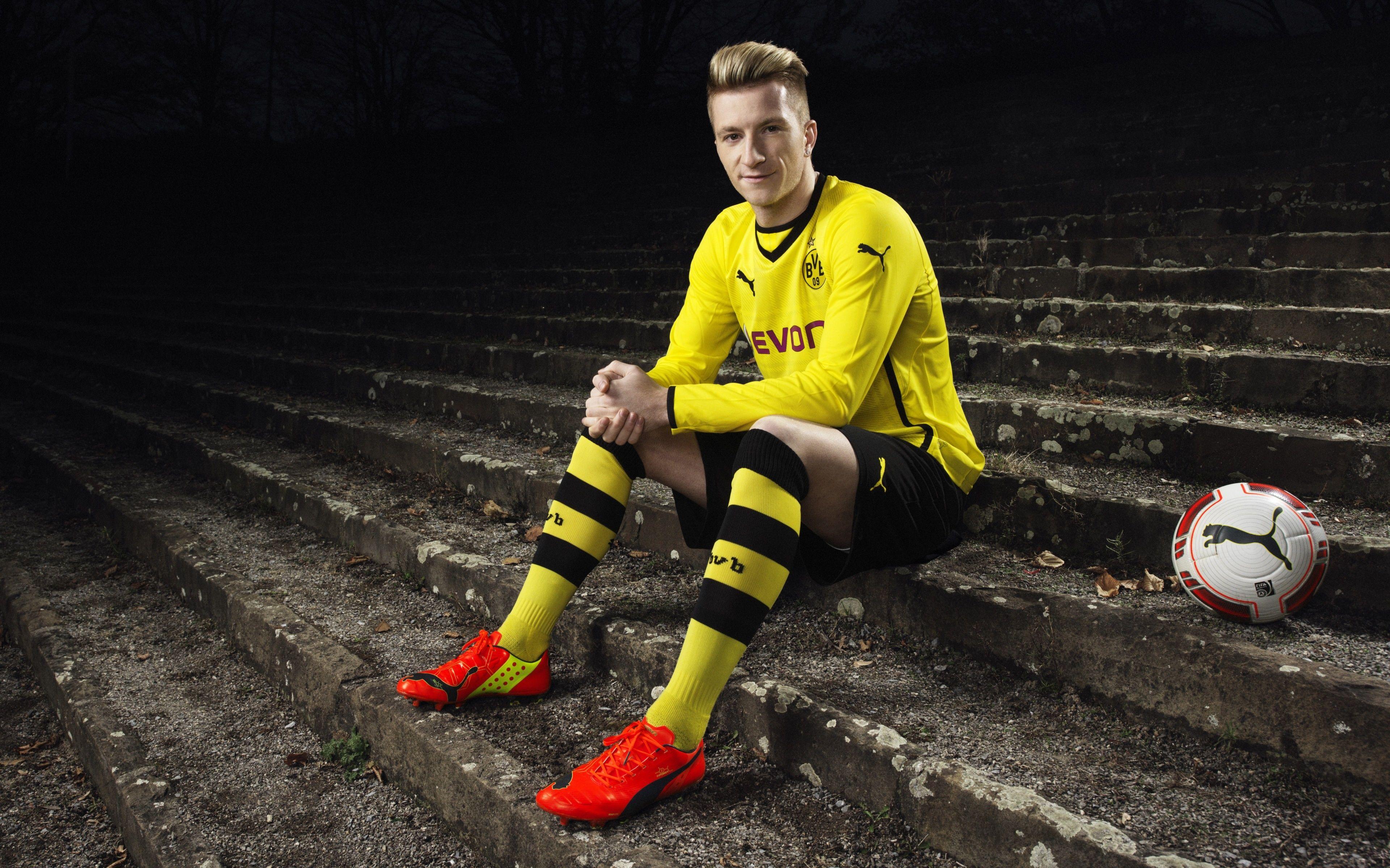 Football Players Wallpapers - Top Free Football Players Backgrounds ...