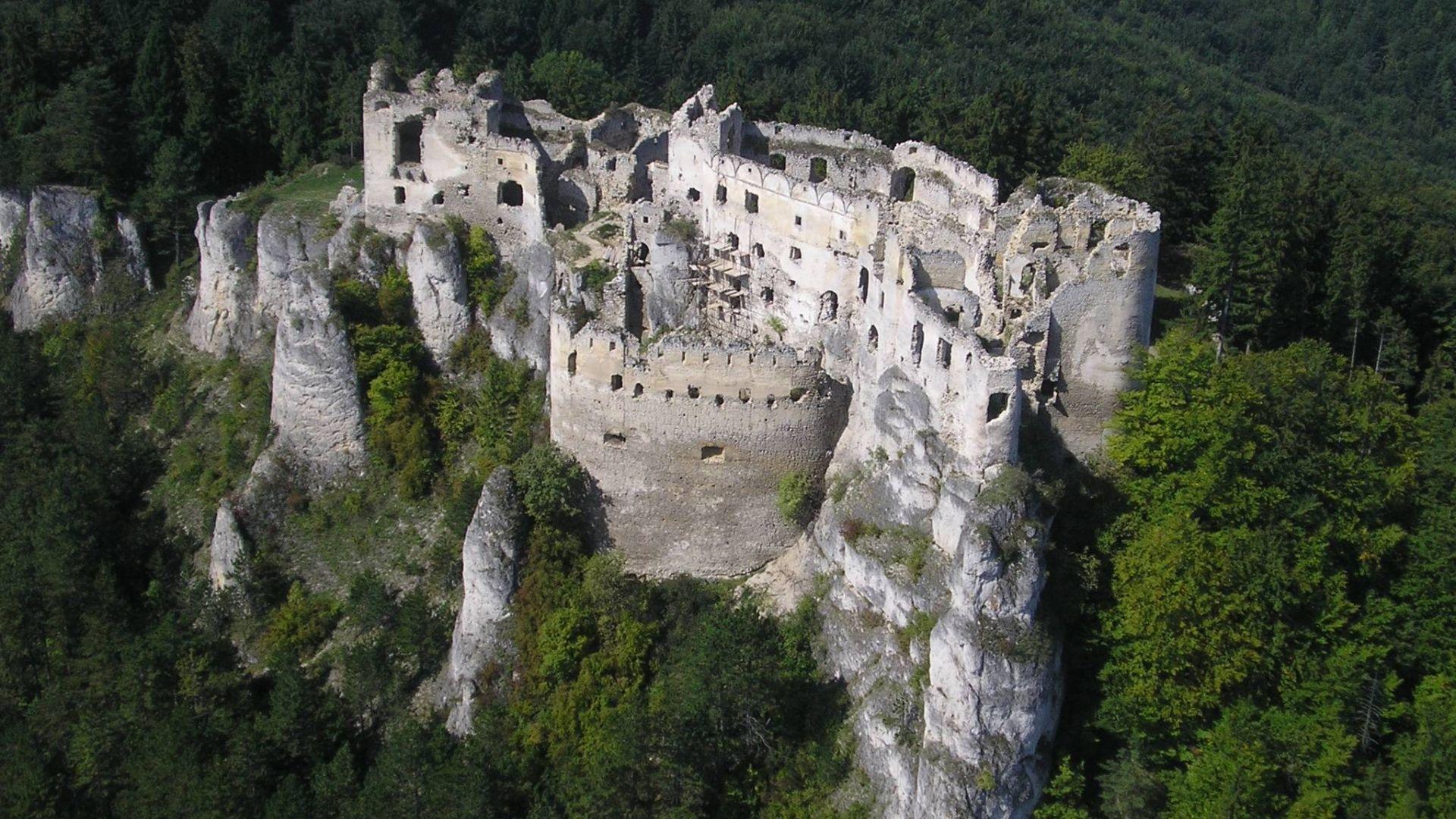 Abandoned Castle Wallpapers - Top Free Abandoned Castle Backgrounds ...