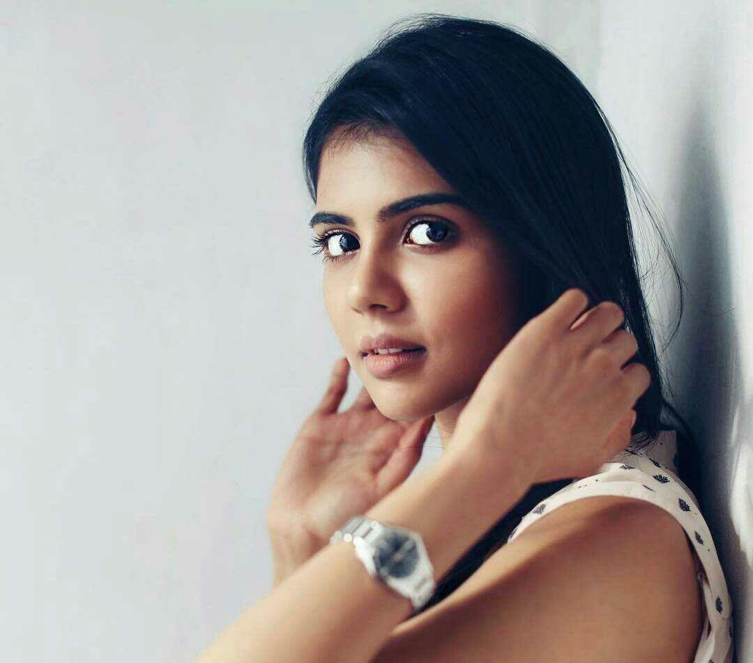 Kalyani Priyadarshan HD Wallpapers - Top Free Kalyani Priyadarshan HD ...