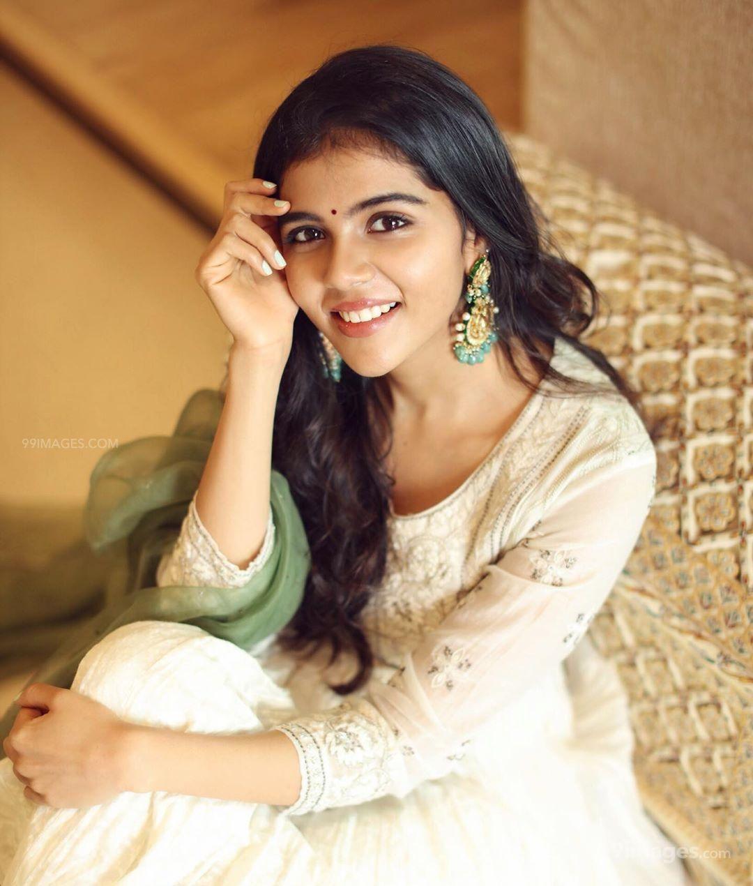 Kalyani Priyadarshan HD Wallpapers - Top Free Kalyani Priyadarshan HD ...