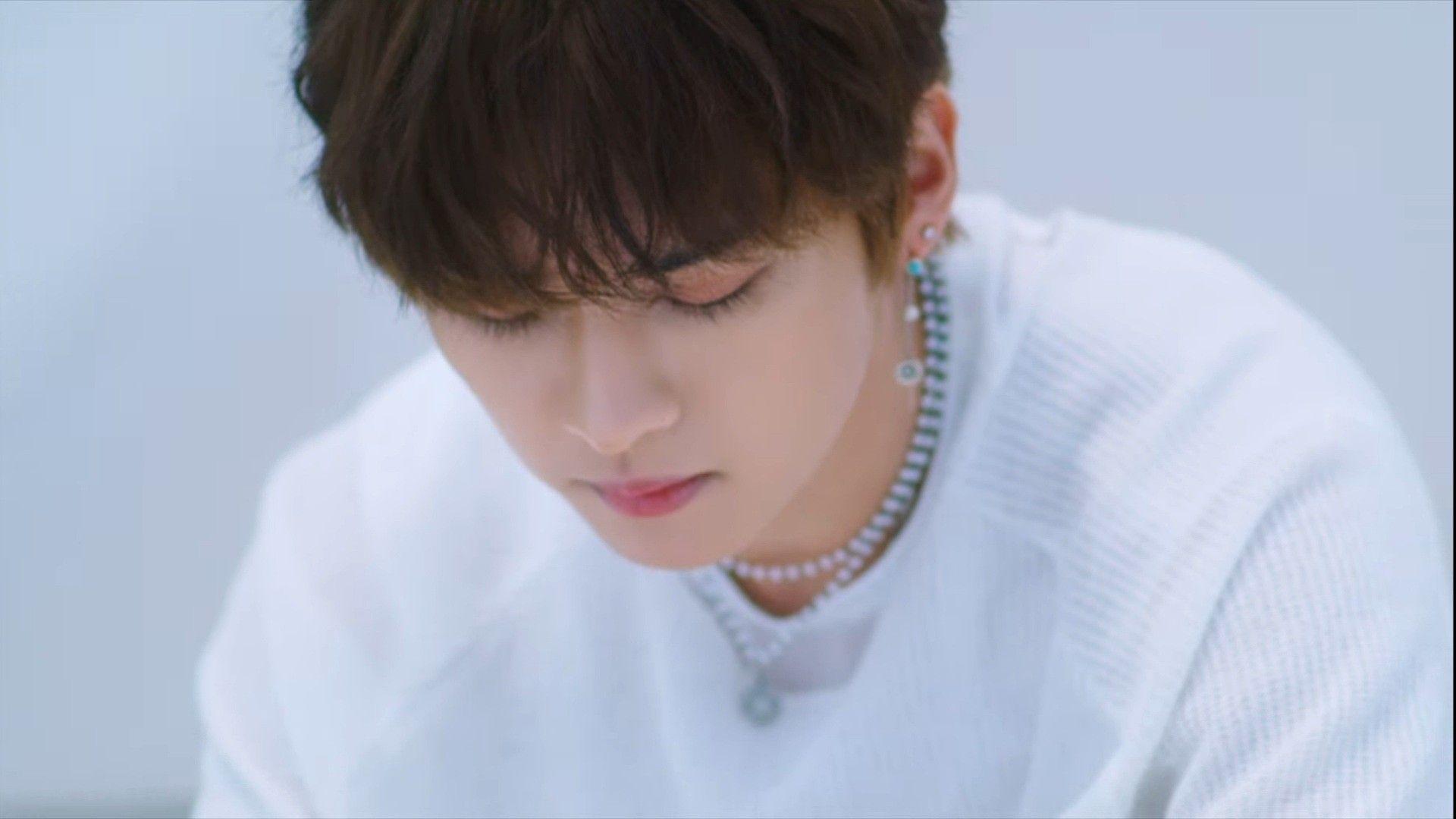 Lee Know Desktop Wallpapers - Top Free Lee Know Desktop Backgrounds ...