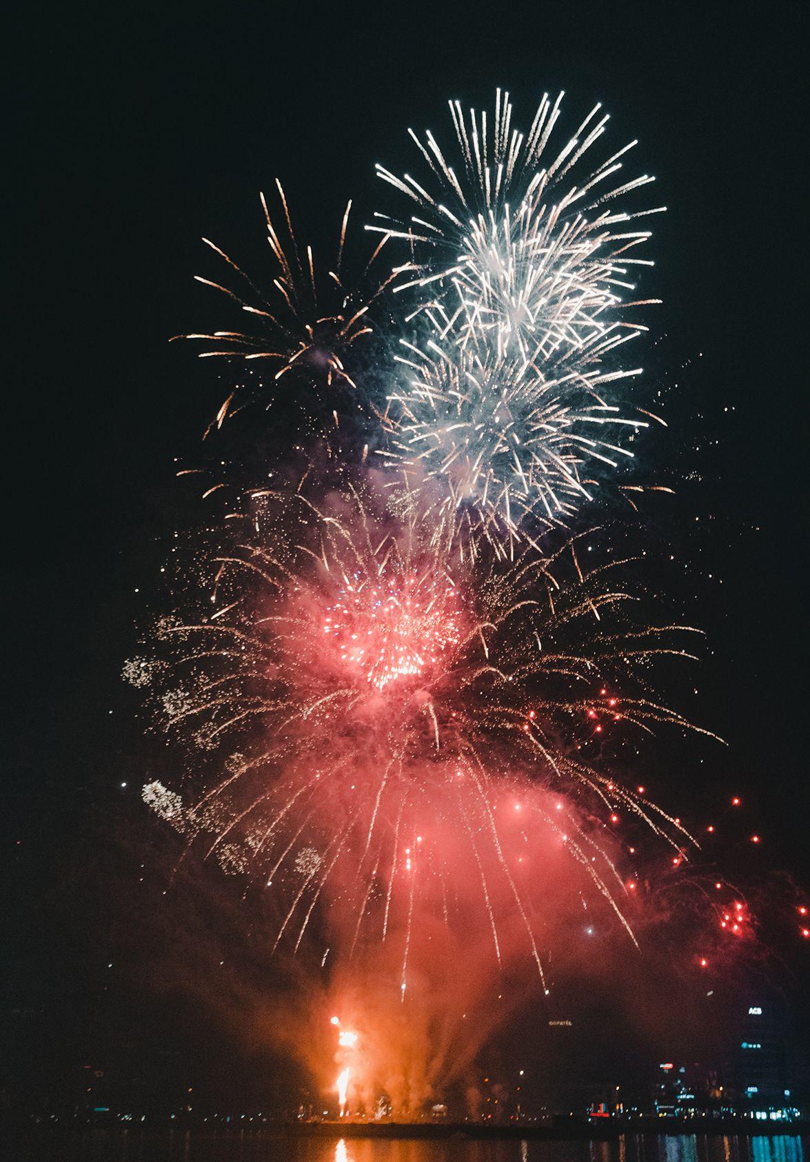 New Year Fireworks Wallpapers - Top Free New Year Fireworks Backgrounds ...