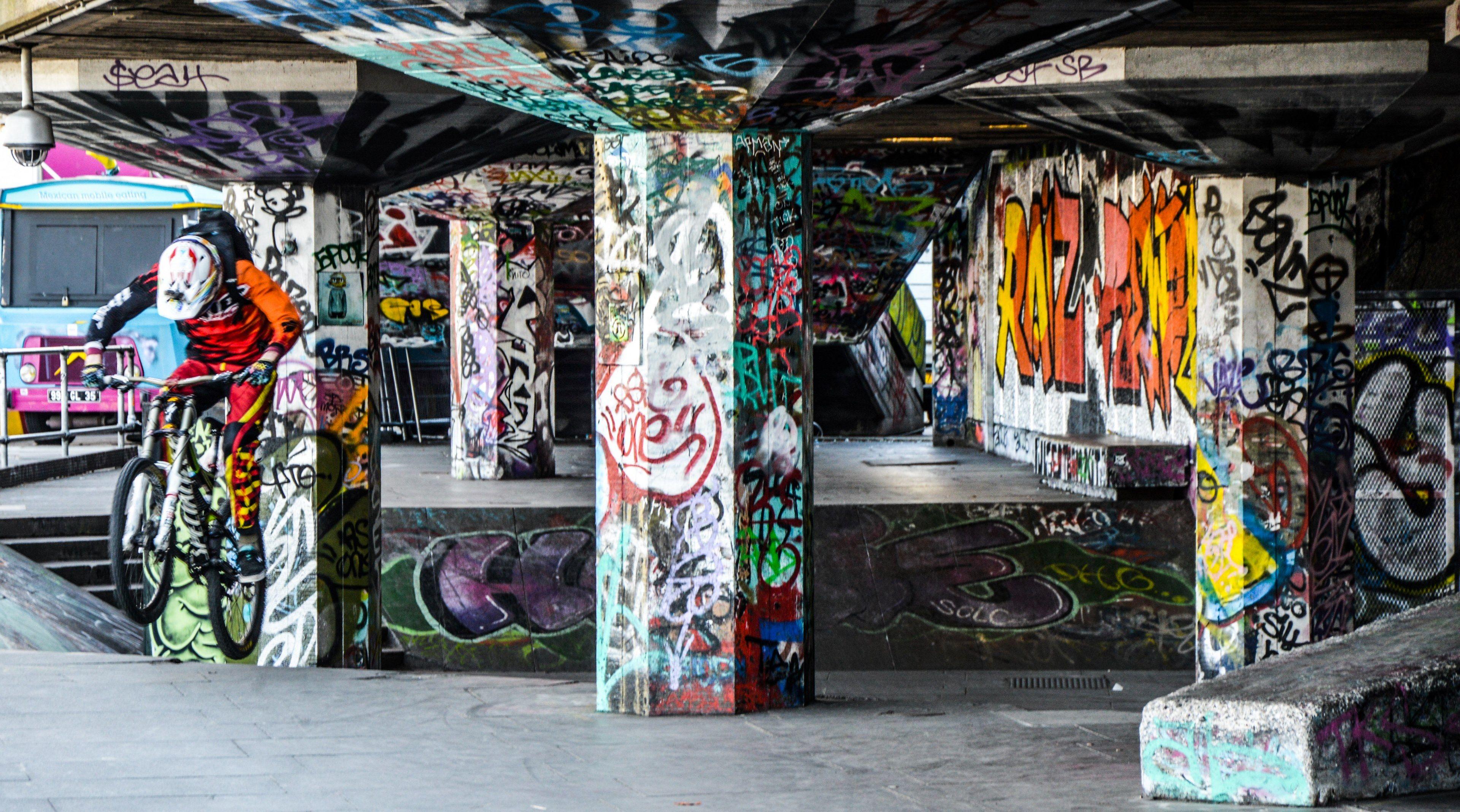 Street Life Wallpapers - Top Free Street Life Backgrounds - WallpaperAccess