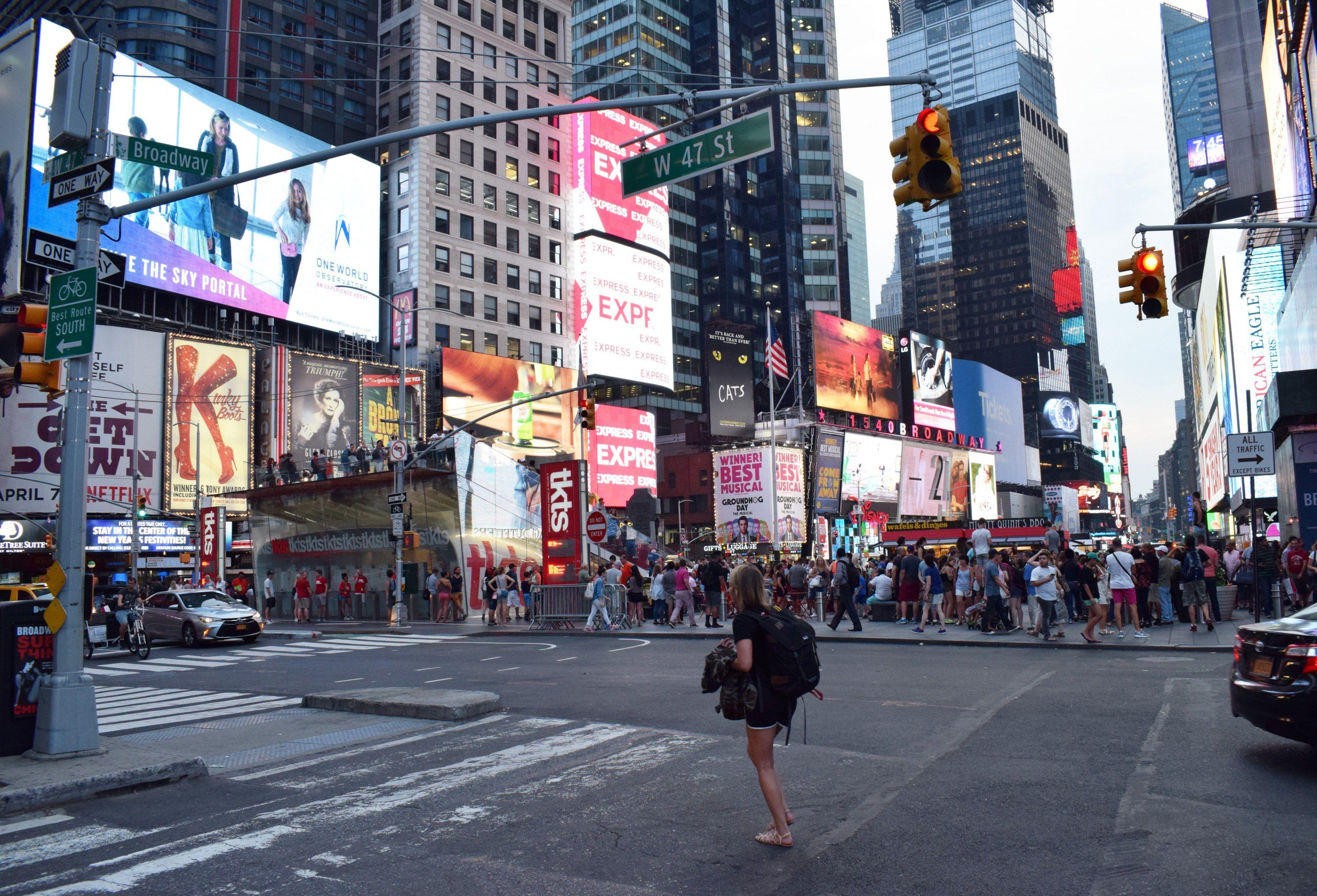 Street Life Wallpapers - Top Free Street Life Backgrounds - WallpaperAccess