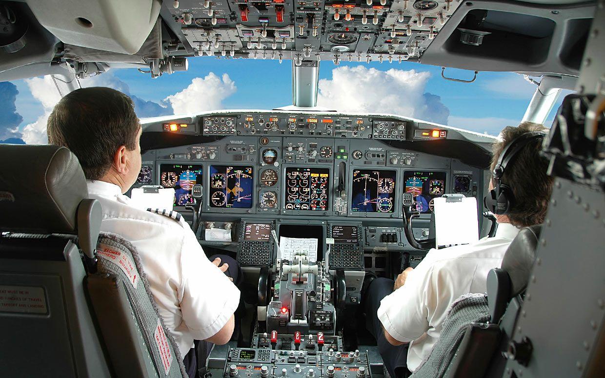 Airline Pilot Wallpapers - Top Free Airline Pilot Backgrounds ...