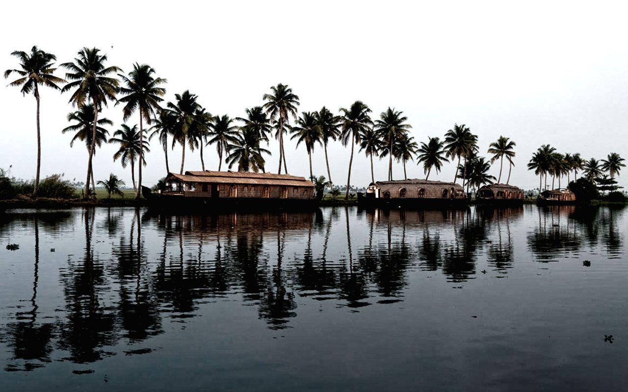 Kerala Backwaters Wallpapers - Top Free Kerala Backwaters Backgrounds - WallpaperAccess