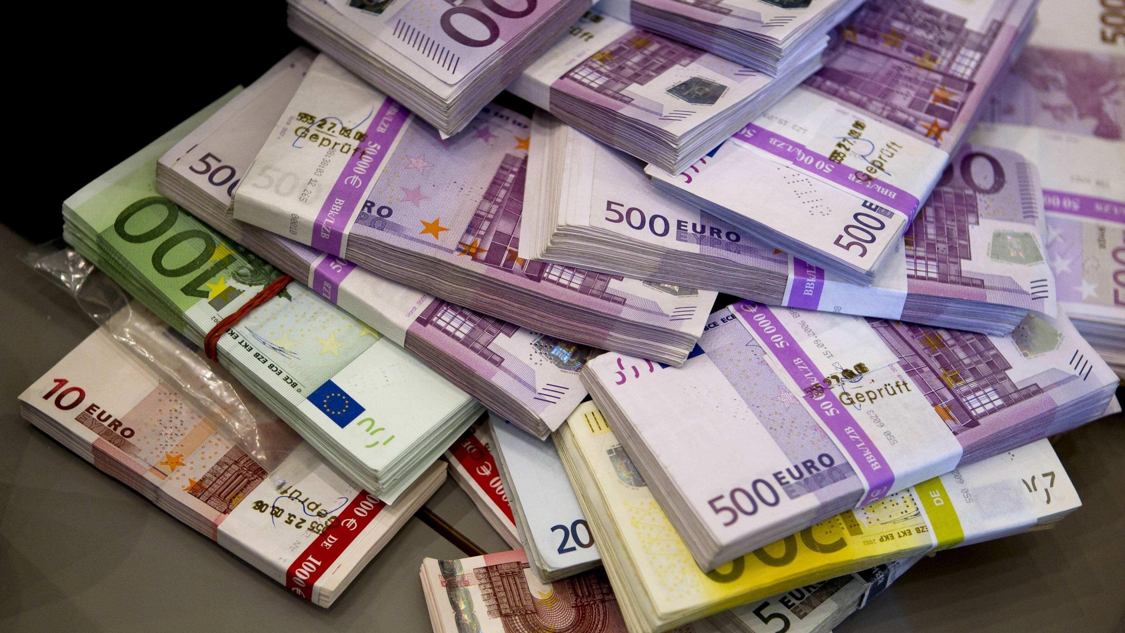 Money 8K Wallpapers - Top Free Money 8K Backgrounds - WallpaperAccess