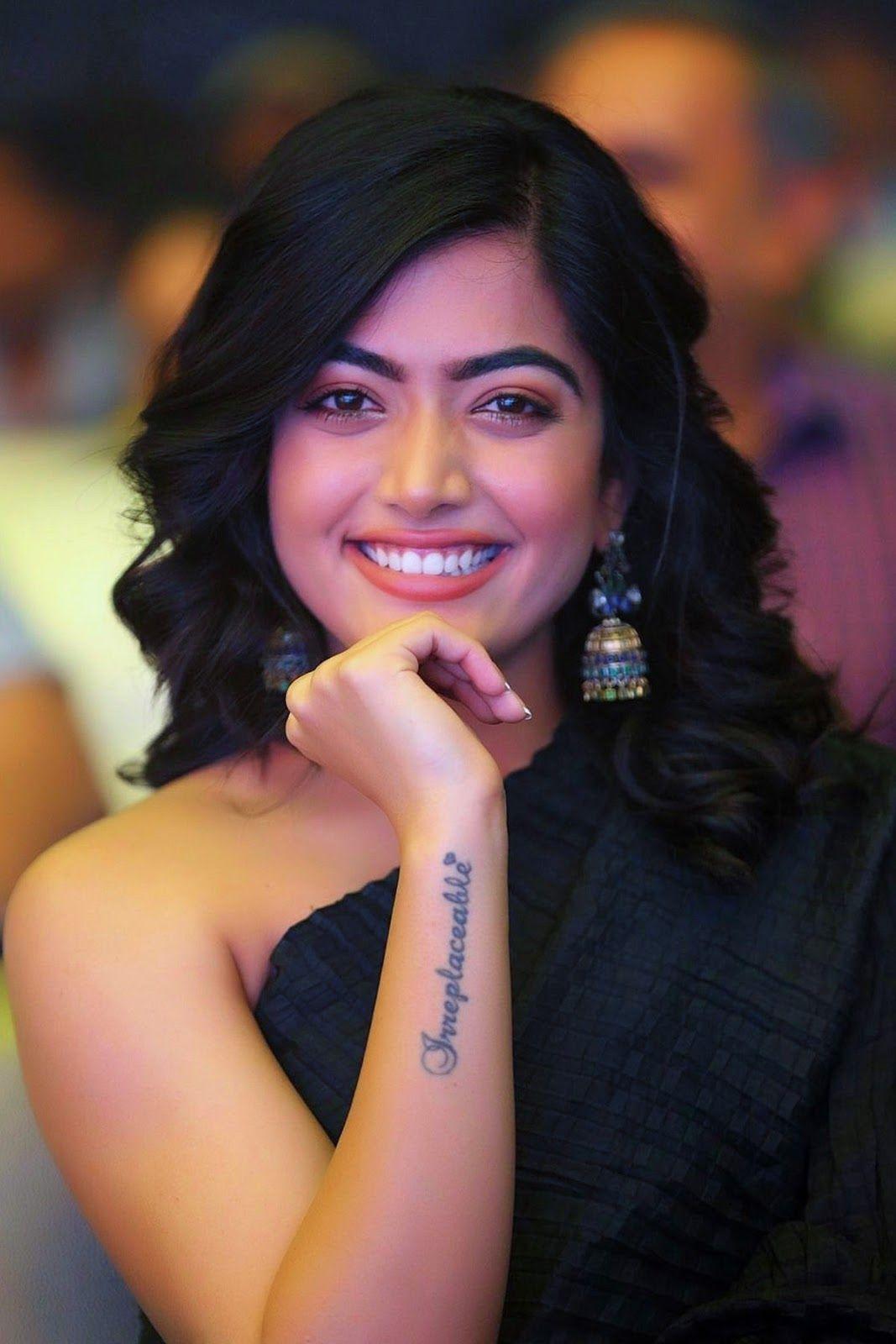 Rashmika Wallpapers - Top Free Rashmika Backgrounds - WallpaperAccess