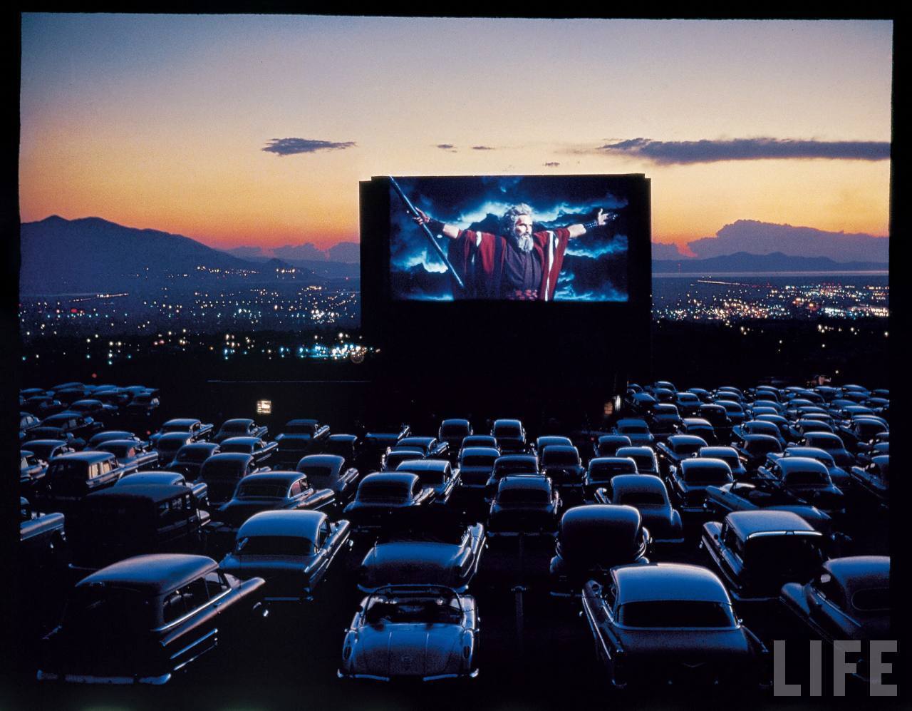 Drive-in Wallpapers - Top Free Drive-in Backgrounds - WallpaperAccess