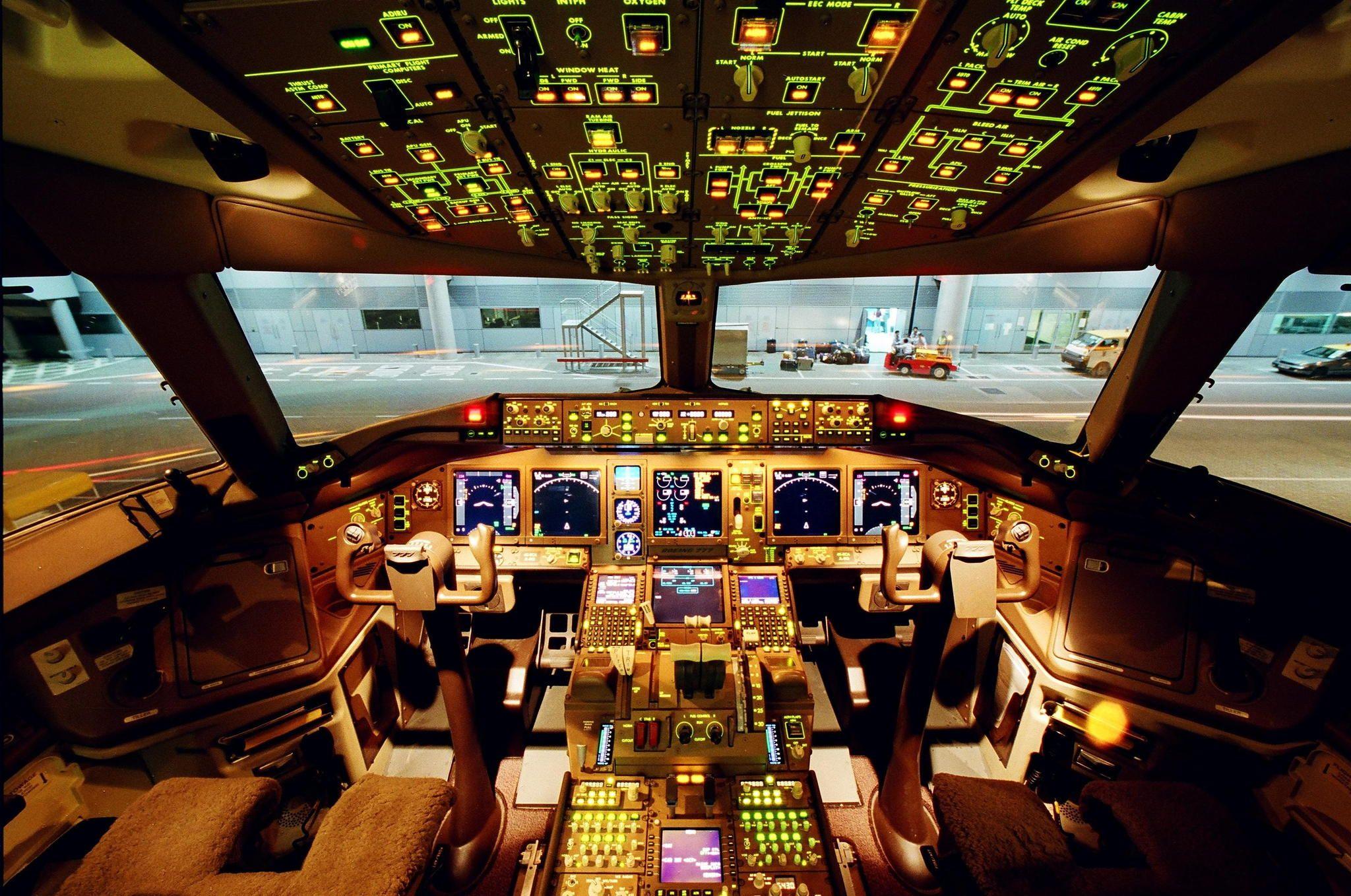 Boeing 747 Cockpit Wallpapers - Top Free Boeing 747 Cockpit Backgrounds ...