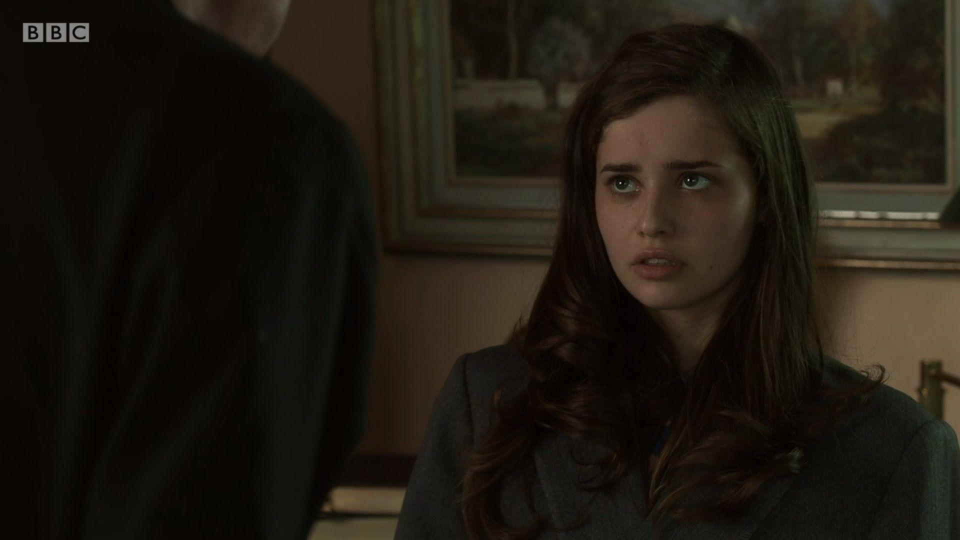 Holly Earl Wallpapers - Top Free Holly Earl Backgrounds - WallpaperAccess