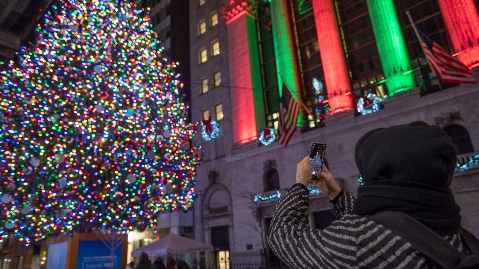 Big Christmas Tree Wallpapers - Top Free Big Christmas Tree Backgrounds ...