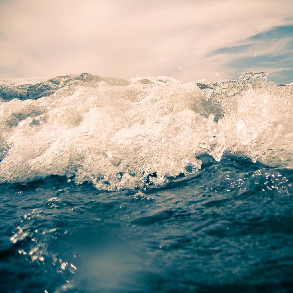 Waves iPad Wallpapers - Top Free Waves iPad Backgrounds - WallpaperAccess