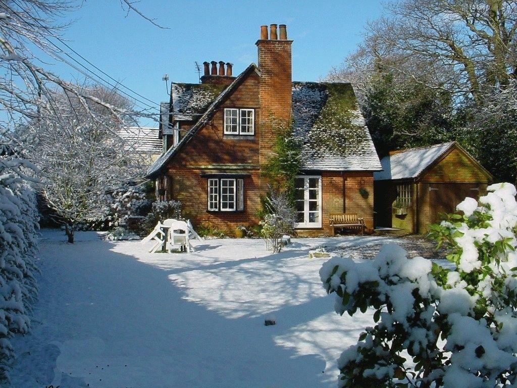 Winter Cottage Wallpapers - Top Free Winter Cottage Backgrounds ...