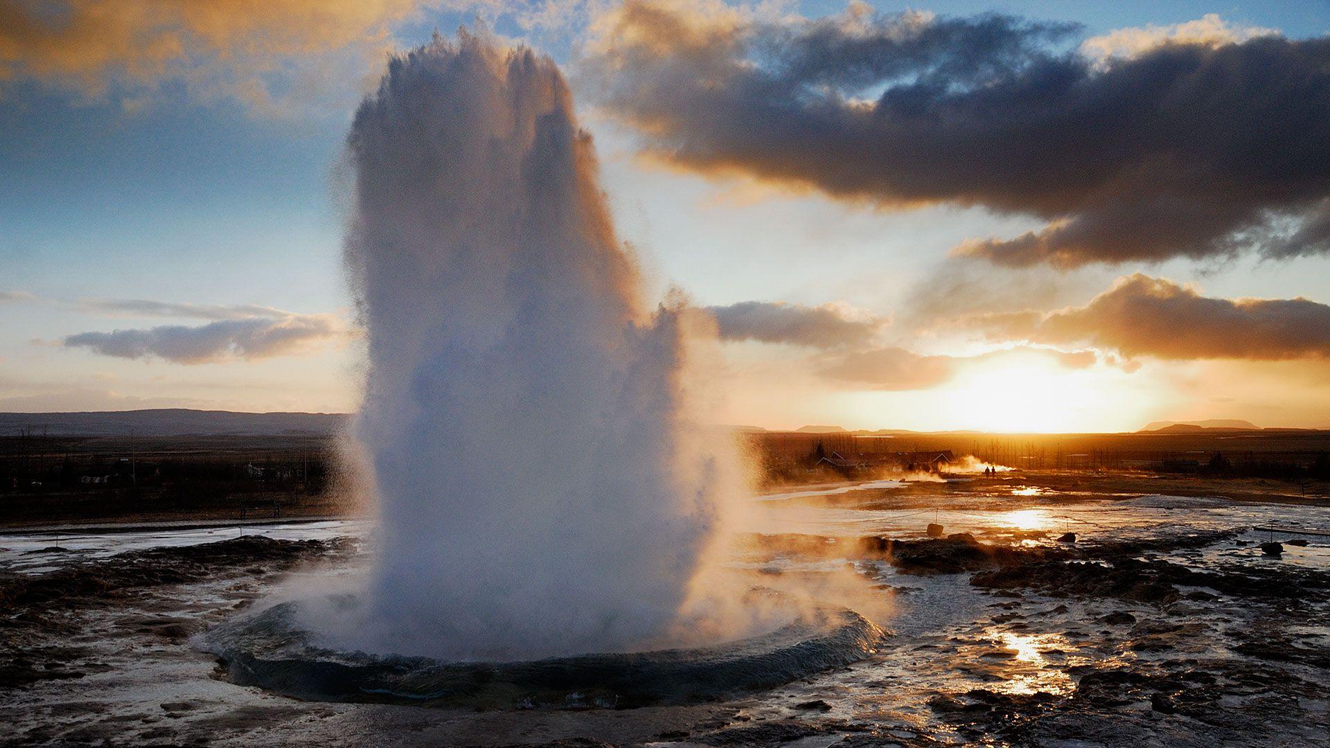 Iceland Geyser Wallpapers - Top Free Iceland Geyser Backgrounds ...