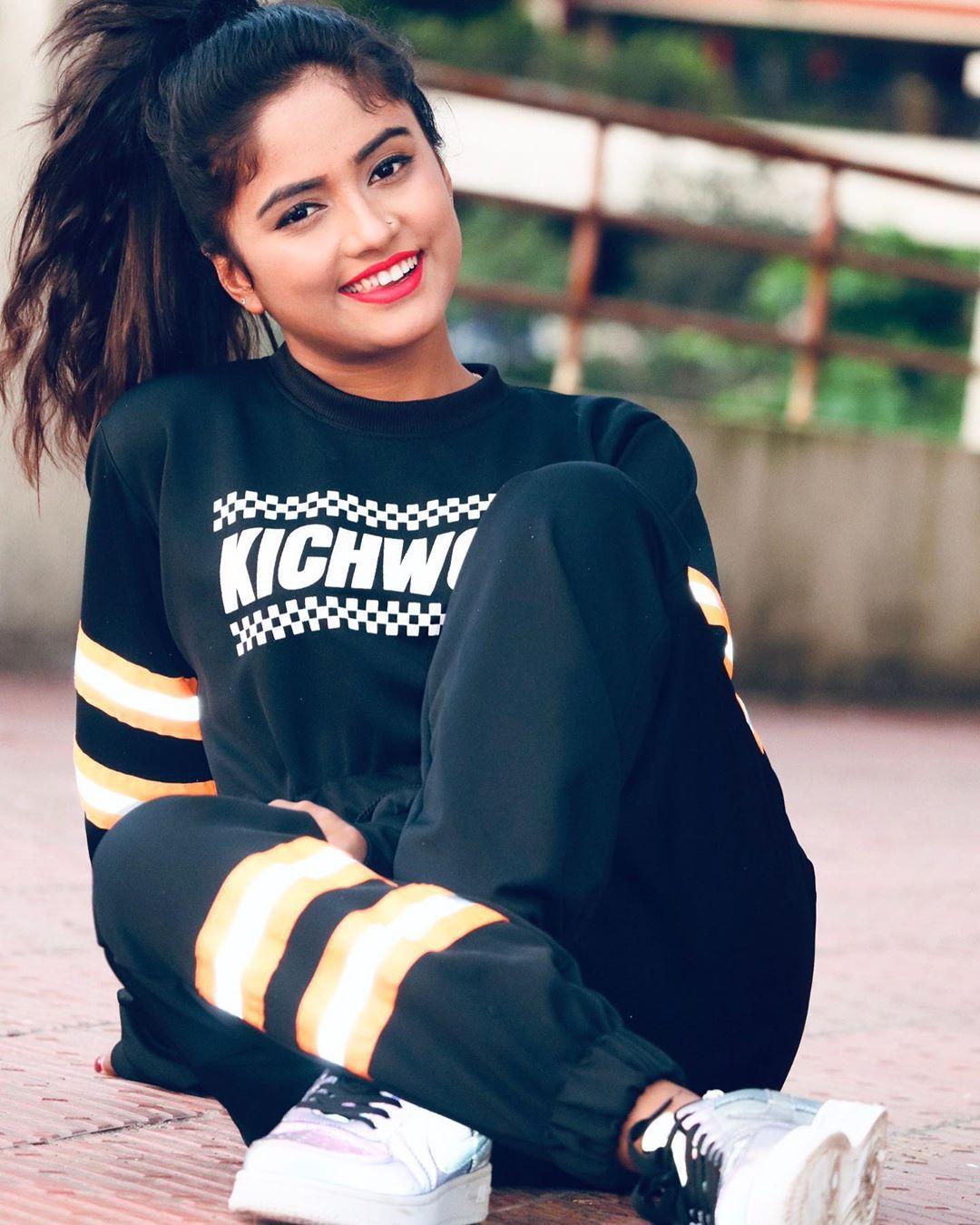 Nisha Wallpapers - Top Free Nisha Backgrounds - WallpaperAccess