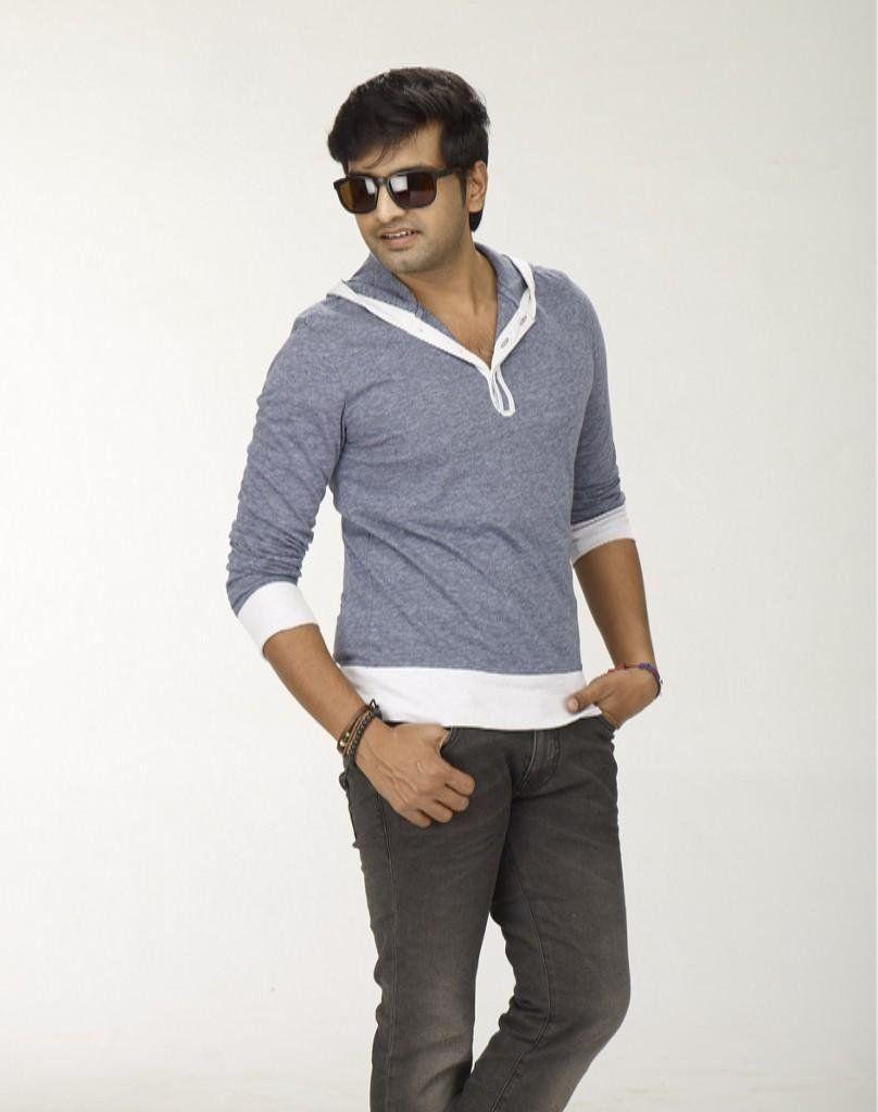 Santhanam Wallpapers - Top Free Santhanam Backgrounds - WallpaperAccess