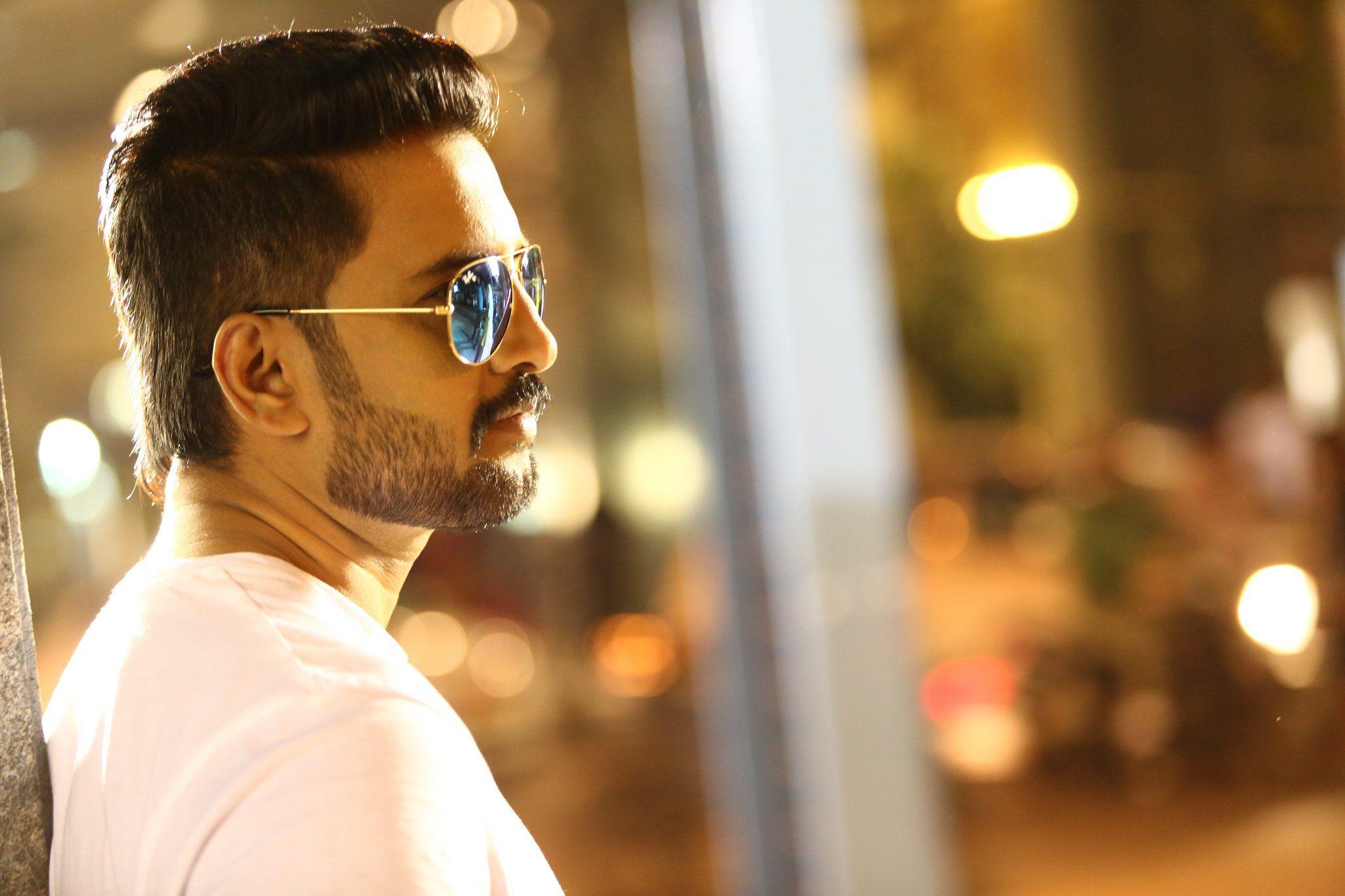 Santhanam Wallpapers - Top Free Santhanam Backgrounds - WallpaperAccess