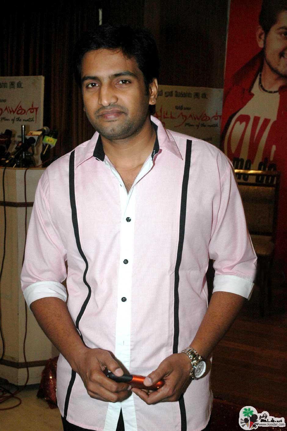 Santhanam Wallpapers - Top Free Santhanam Backgrounds - WallpaperAccess