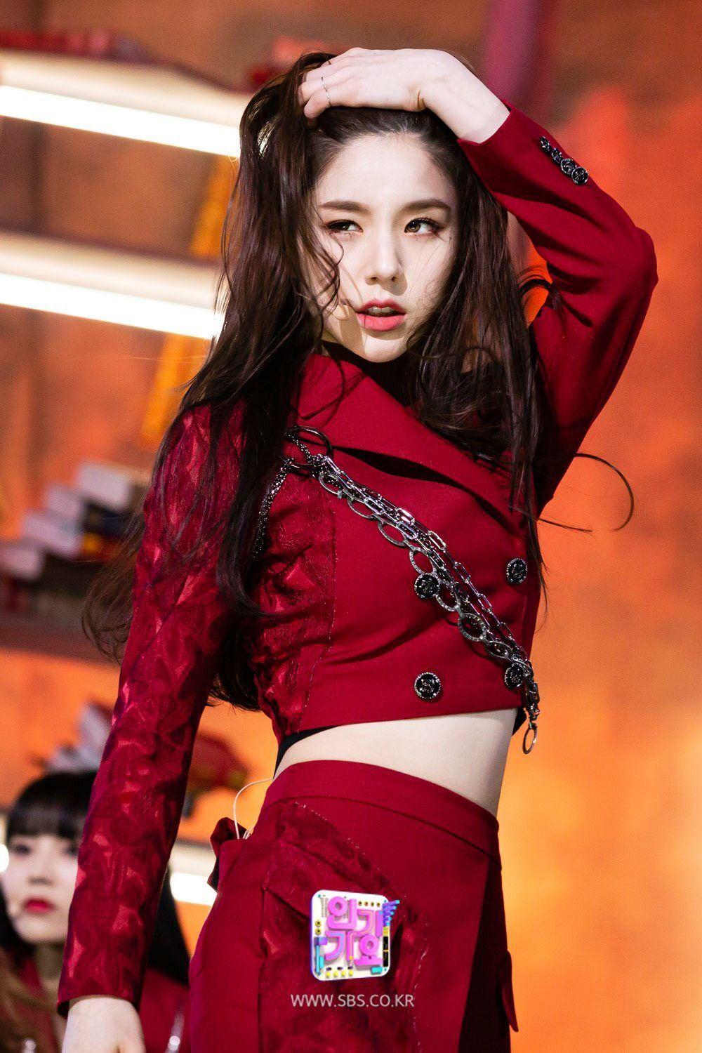 Heejin Wallpapers - Top Free Heejin Backgrounds - WallpaperAccess