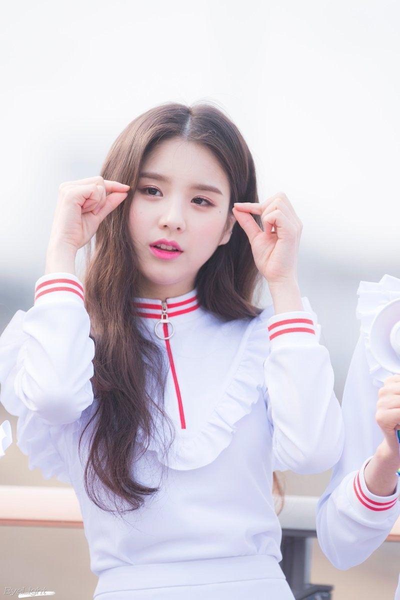 Heejin Wallpapers - Top Free Heejin Backgrounds - WallpaperAccess