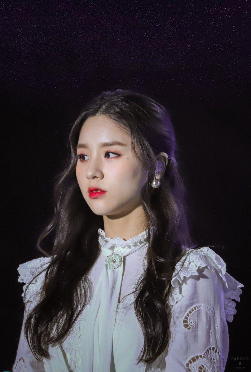 Heejin Wallpapers - Top Free Heejin Backgrounds - WallpaperAccess
