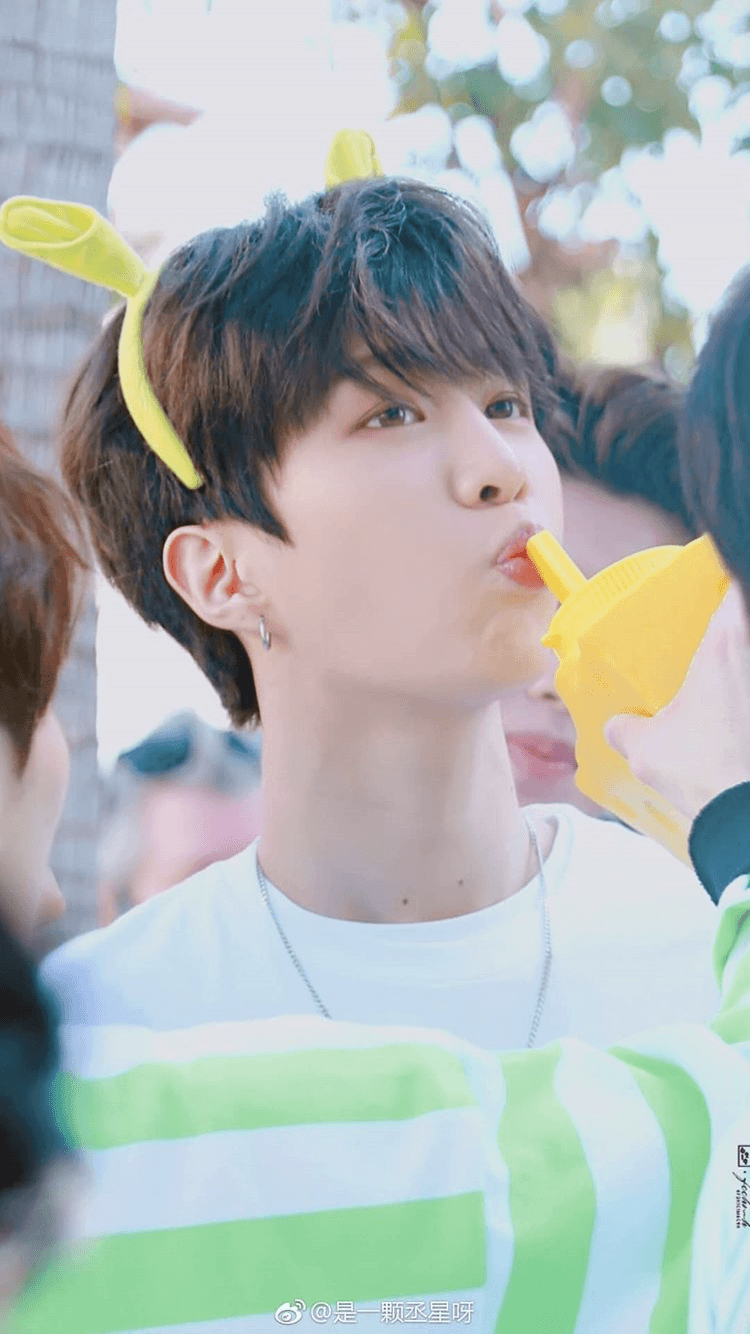 Fan Chengcheng Wallpapers - Top Free Fan Chengcheng Backgrounds ...