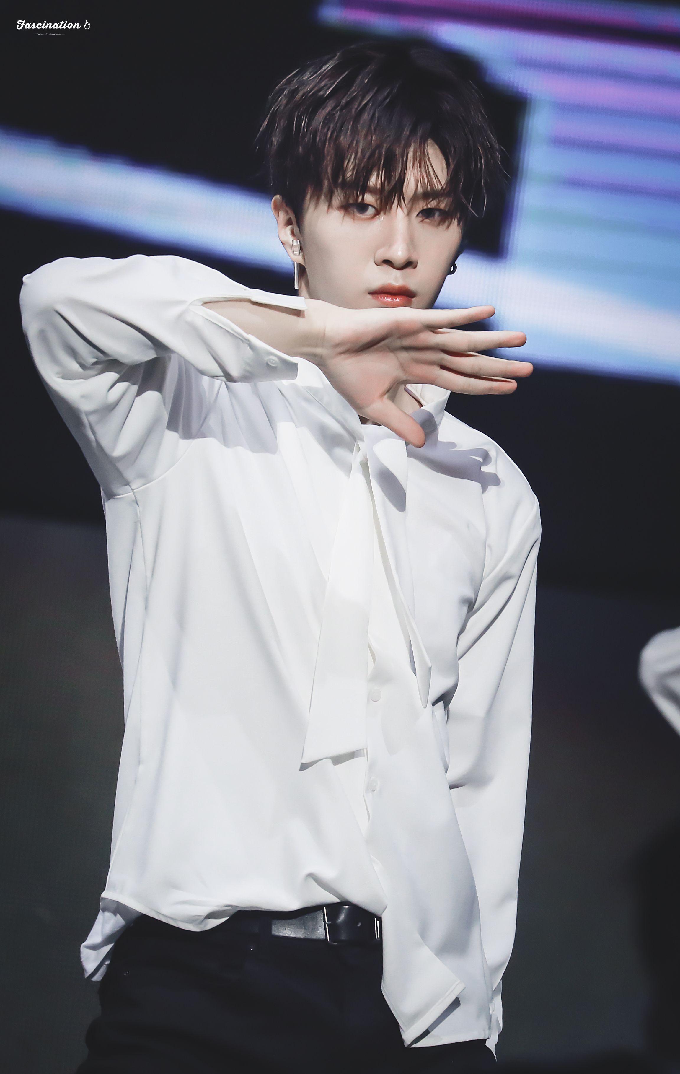 Fan Chengcheng Wallpapers - Top Free Fan Chengcheng Backgrounds ...