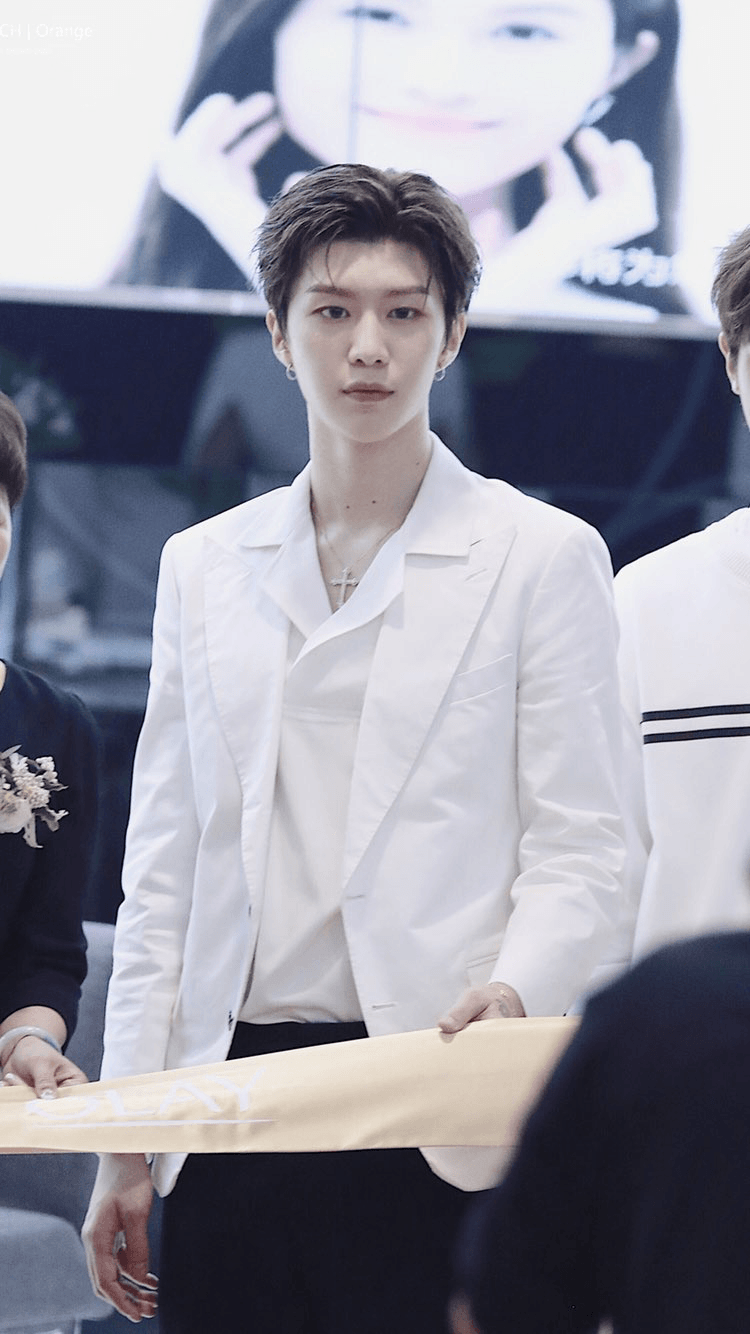 Fan Chengcheng Wallpapers - Top Free Fan Chengcheng Backgrounds ...