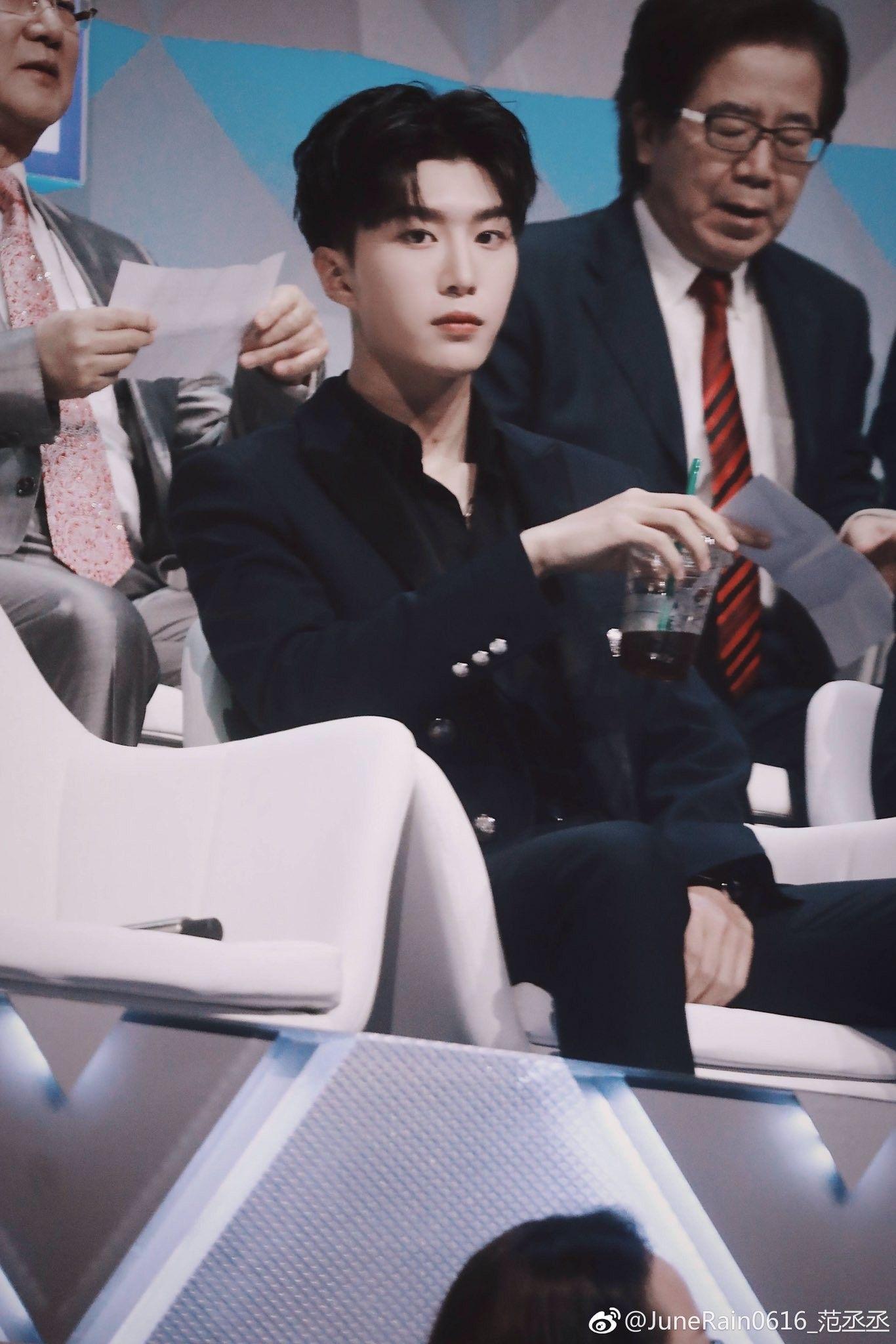 Fan Chengcheng Wallpapers - Top Free Fan Chengcheng Backgrounds ...