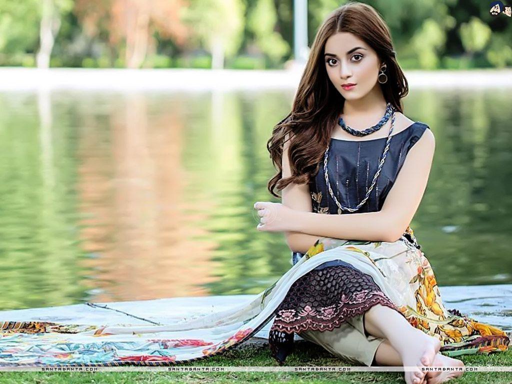 Alizeh Shah Wallpapers - Top Free Alizeh Shah Backgrounds - WallpaperAccess