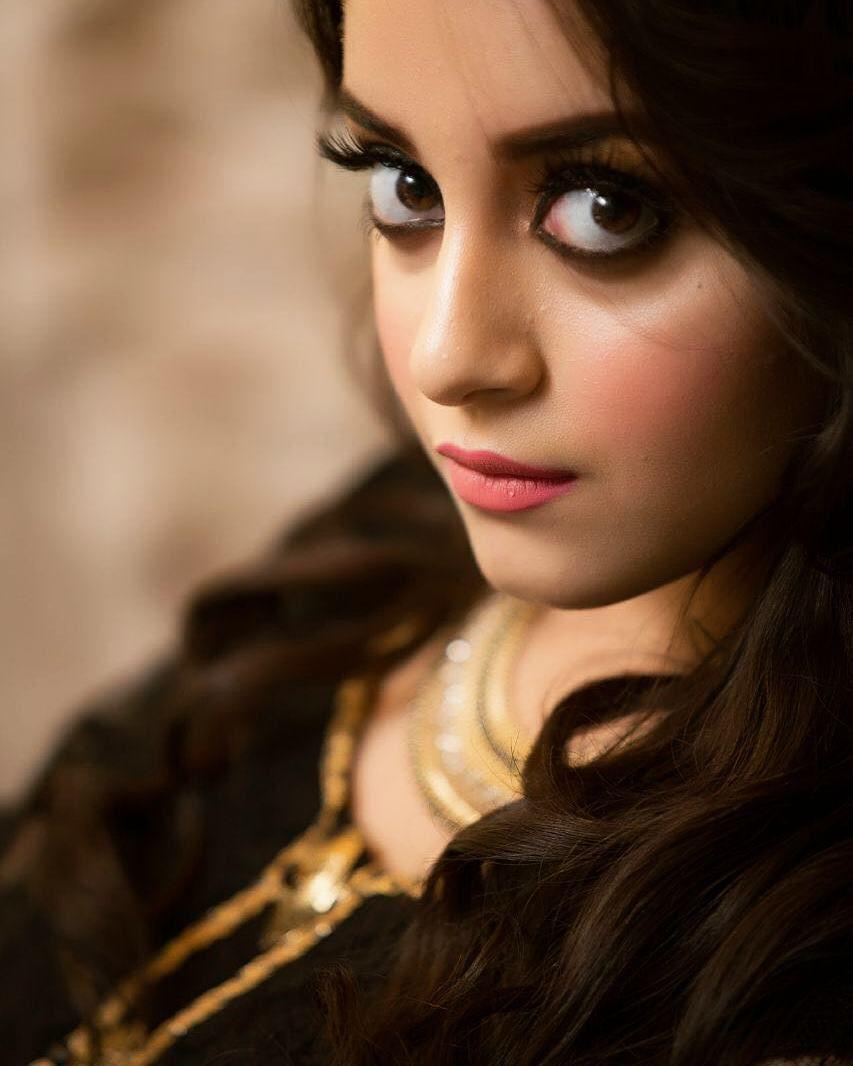 Alizeh Shah Wallpapers - Top Free Alizeh Shah Backgrounds - WallpaperAccess