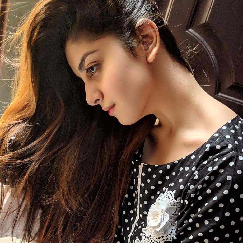 Alizeh Shah Wallpapers - Top Free Alizeh Shah Backgrounds - WallpaperAccess