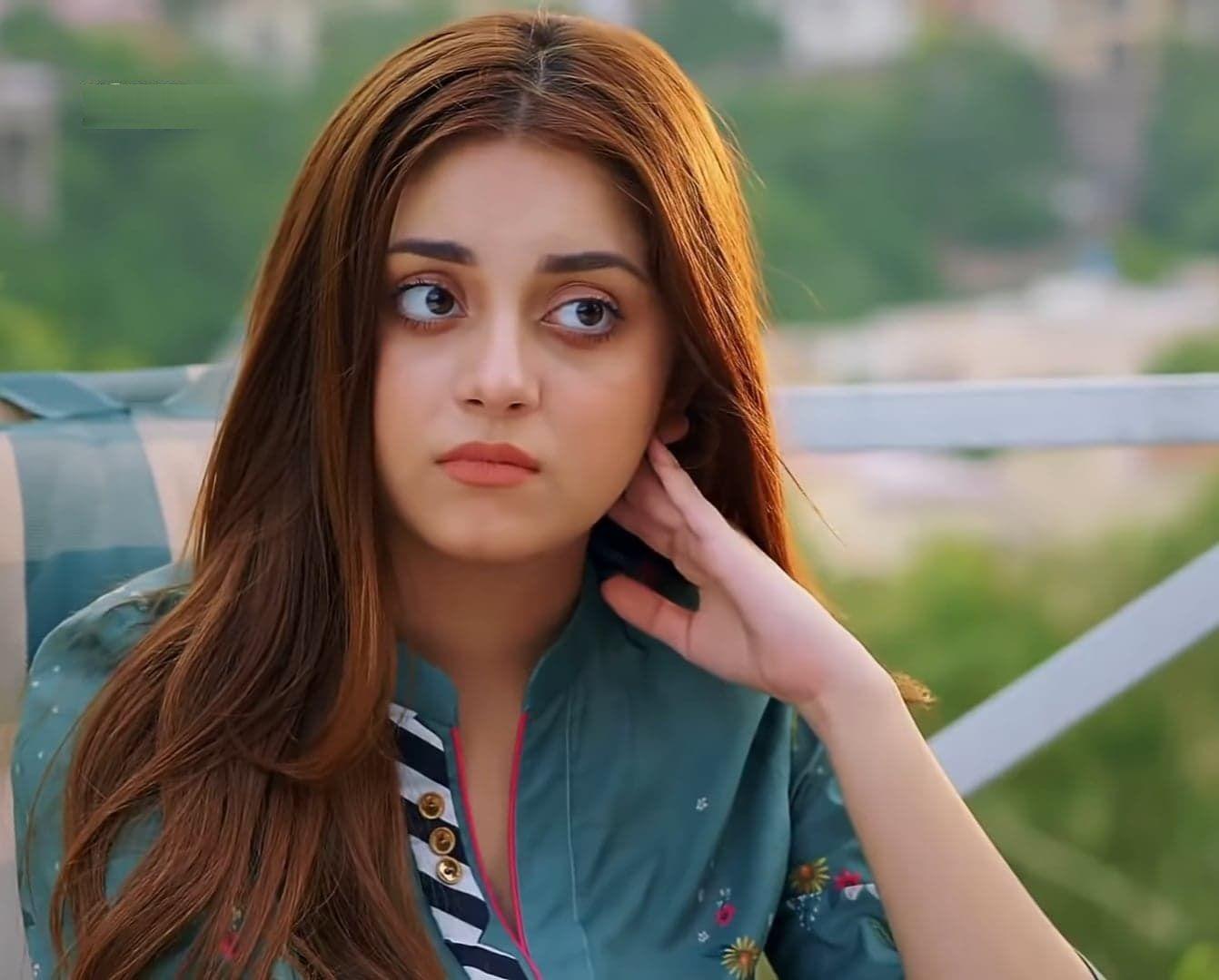 Alizeh Shah Wallpapers - Top Free Alizeh Shah Backgrounds - WallpaperAccess