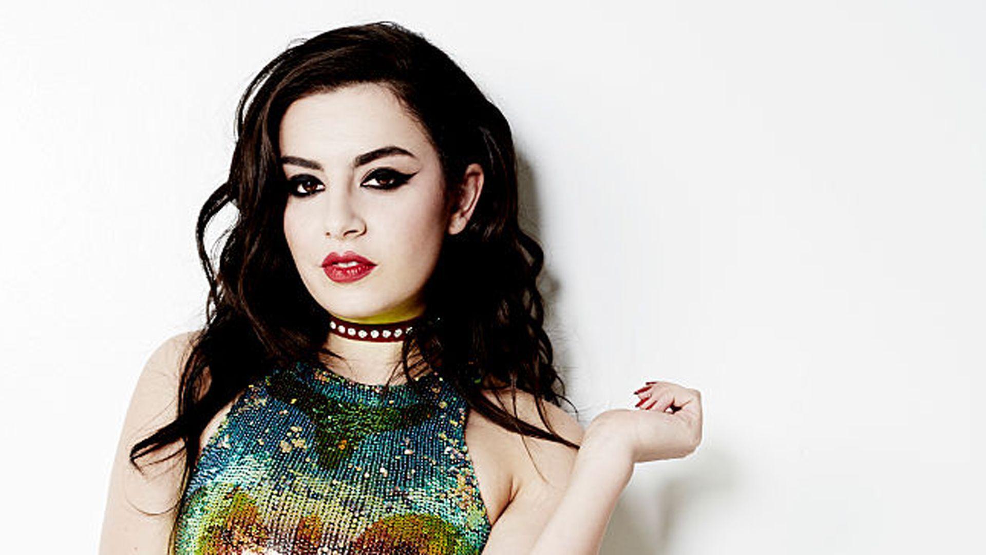 Charli XCX Wallpapers - Top Free Charli XCX Backgrounds - WallpaperAccess