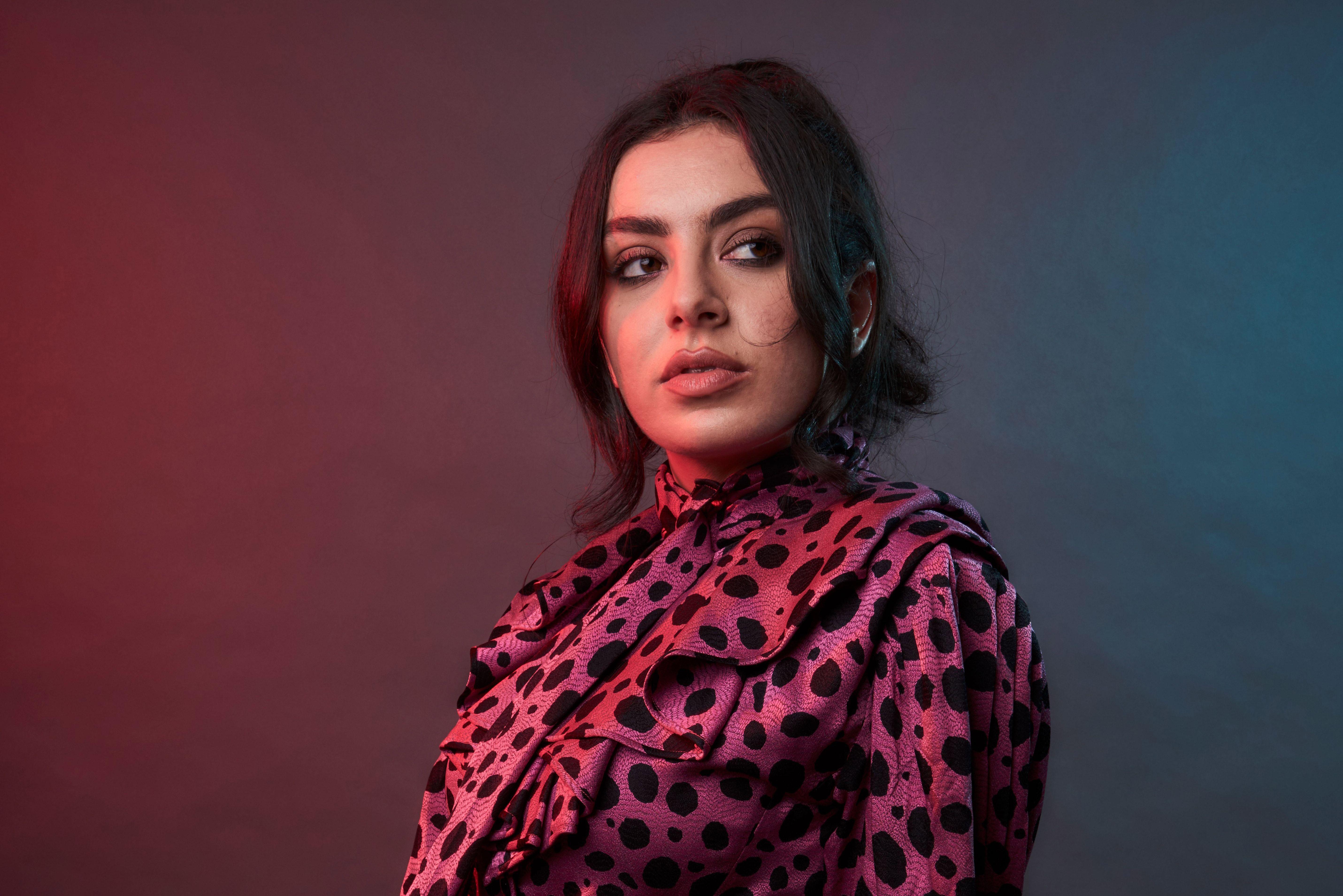 Charli XCX Wallpapers - Top Free Charli XCX Backgrounds - WallpaperAccess