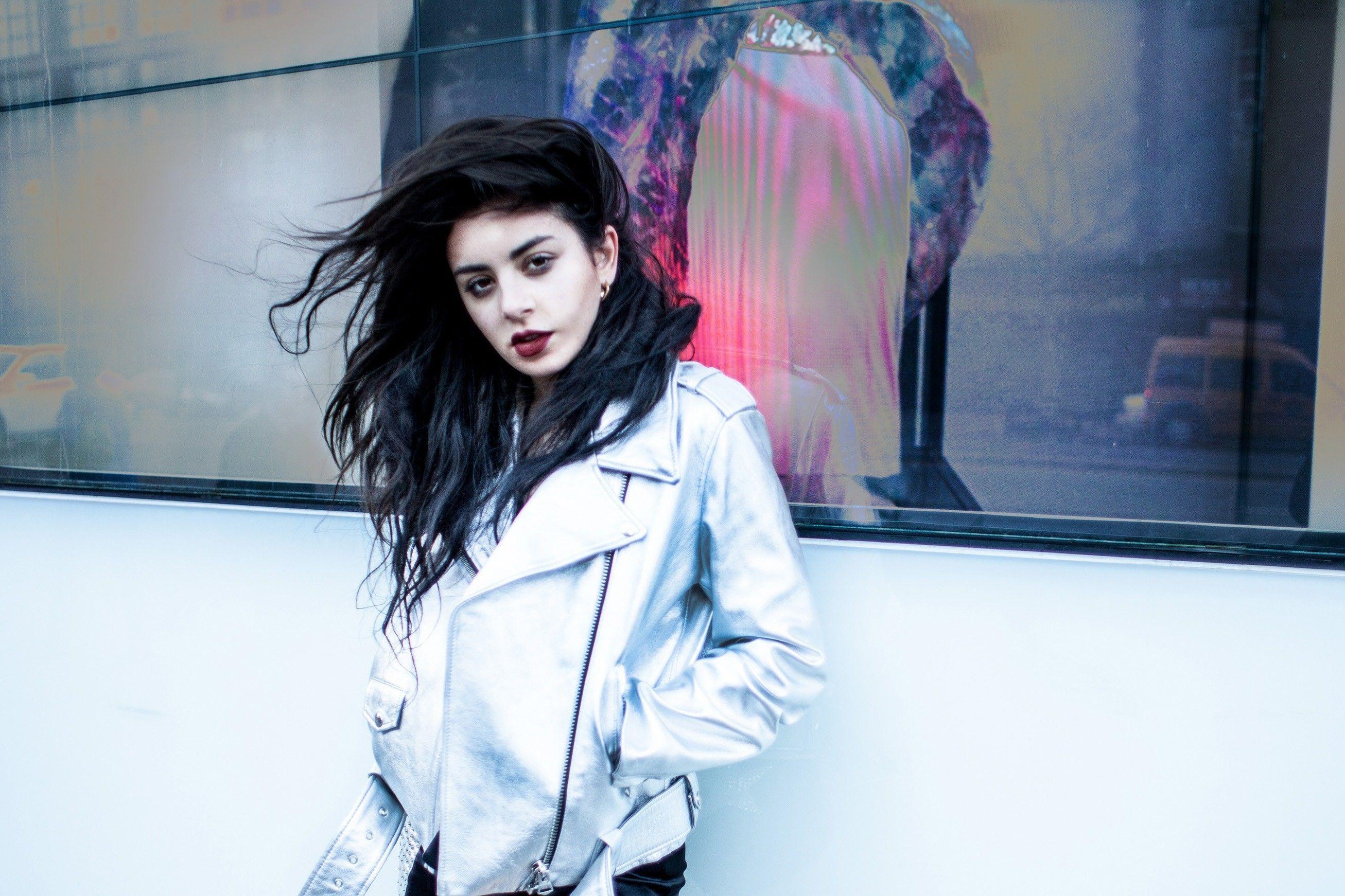 Charli XCX Wallpapers - Top Free Charli XCX Backgrounds - WallpaperAccess