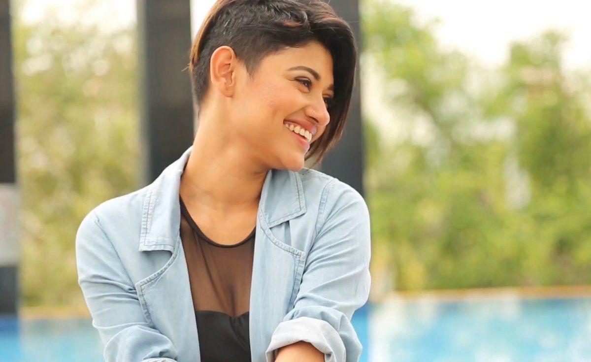 Oviya HD Wallpapers - Top Free Oviya HD Backgrounds - WallpaperAccess