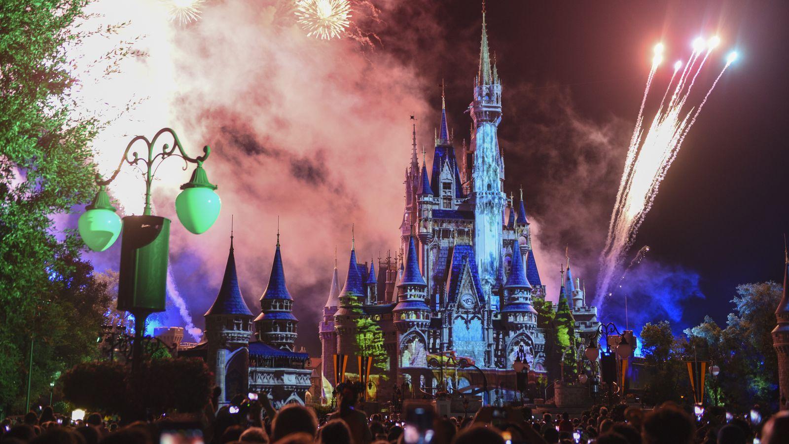 Disney Castle Fireworks Wallpapers - Top Free Disney Castle Fireworks ...
