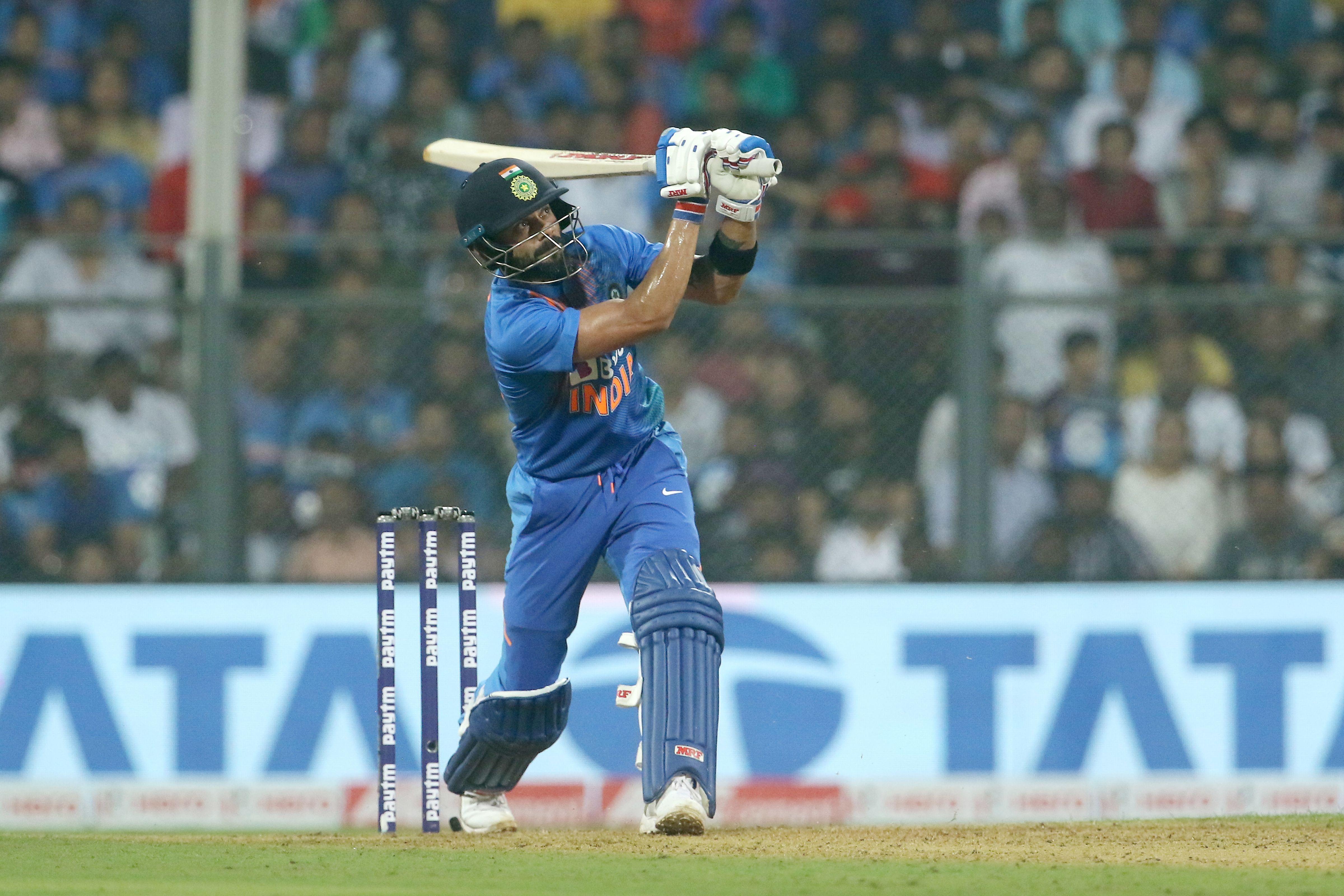 Virat Kohli Batting Wallpapers - Top Free Virat Kohli Batting ...