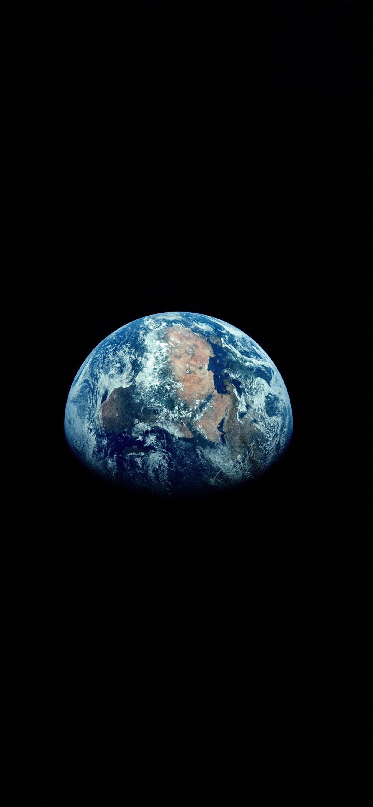 iOS Earth Wallpapers - Top Free iOS Earth Backgrounds - WallpaperAccess