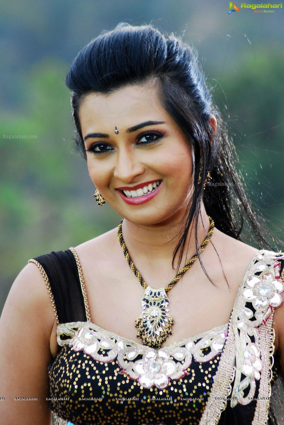 Radhika Pandith Wallpapers - Top Free Radhika Pandith Backgrounds ...