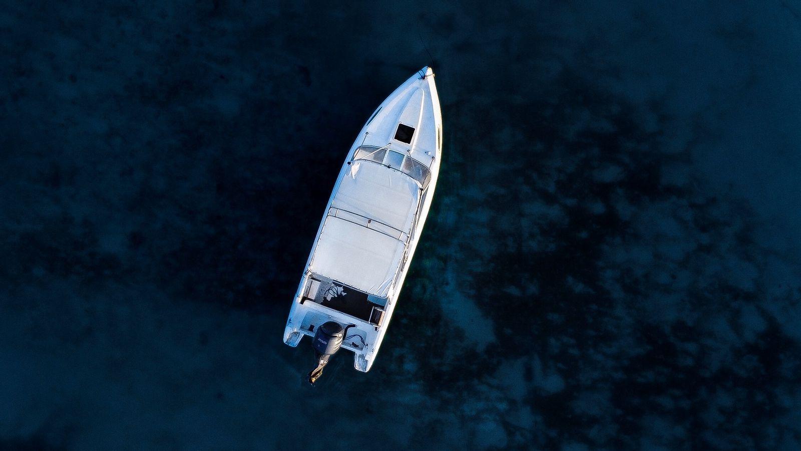 Dark Boat Wallpapers - Top Free Dark Boat Backgrounds - WallpaperAccess