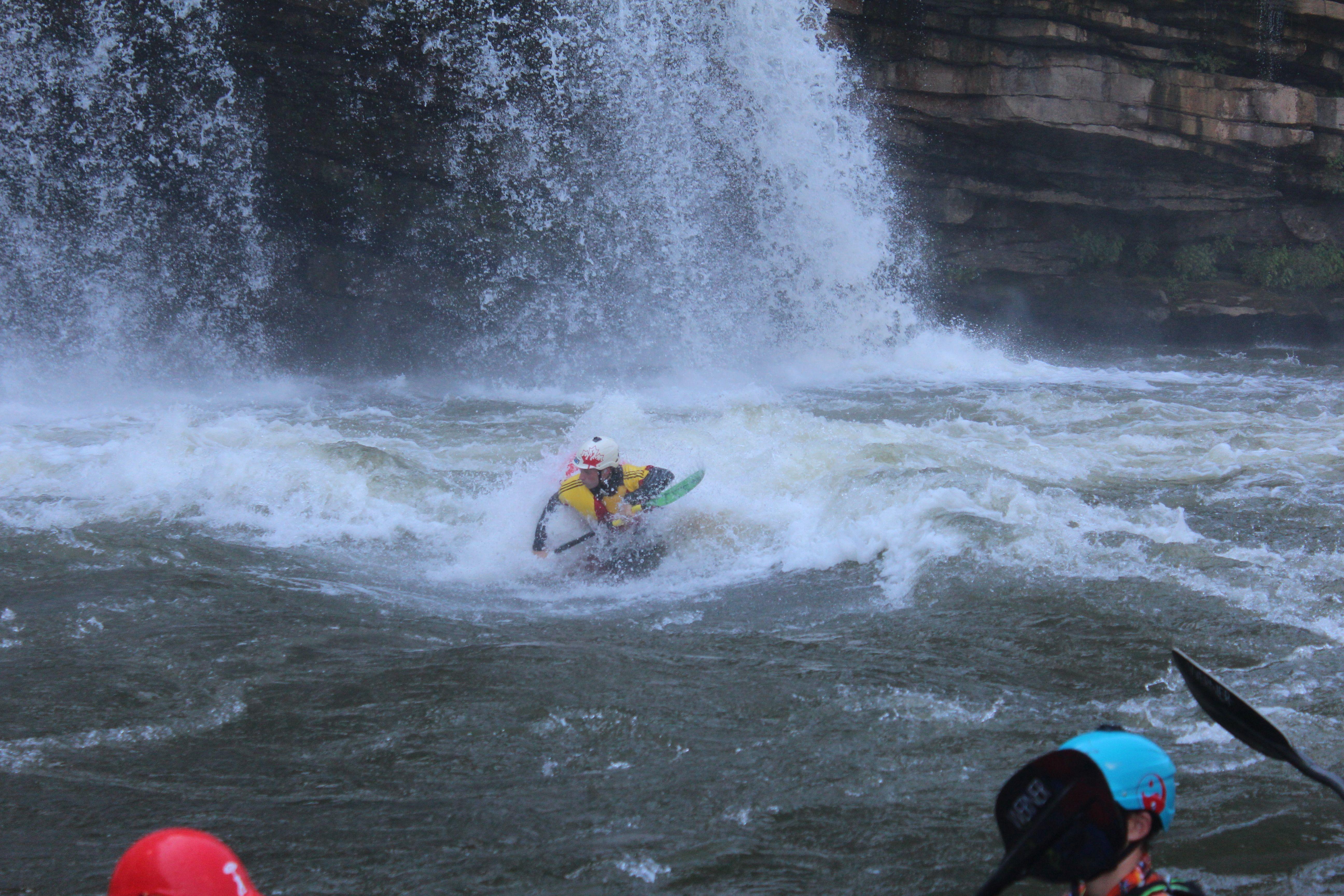 Whitewater Wallpapers - Top Free Whitewater Backgrounds - WallpaperAccess