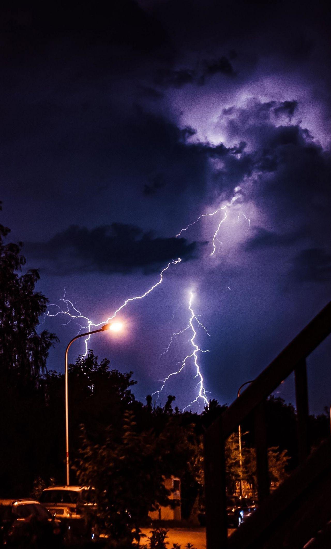 Lightning iPhone 8 Wallpapers - Top Free Lightning iPhone 8 Backgrounds ...