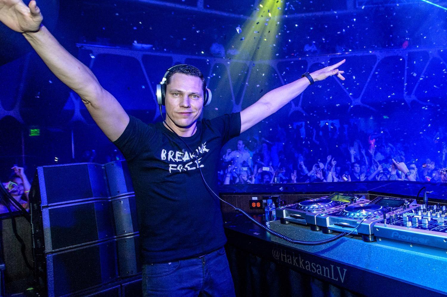 DJ Tiesto Wallpapers - Top Free DJ Tiesto Backgrounds - WallpaperAccess